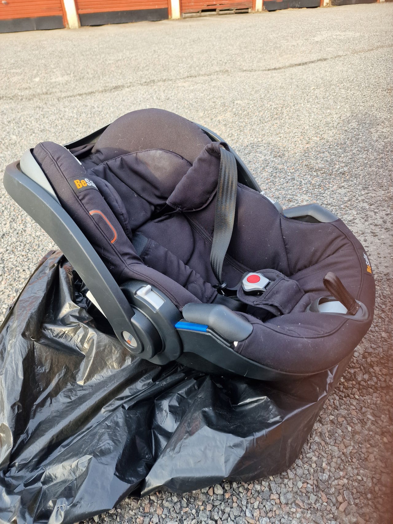 Bilstol for baby selges | FINN-torget