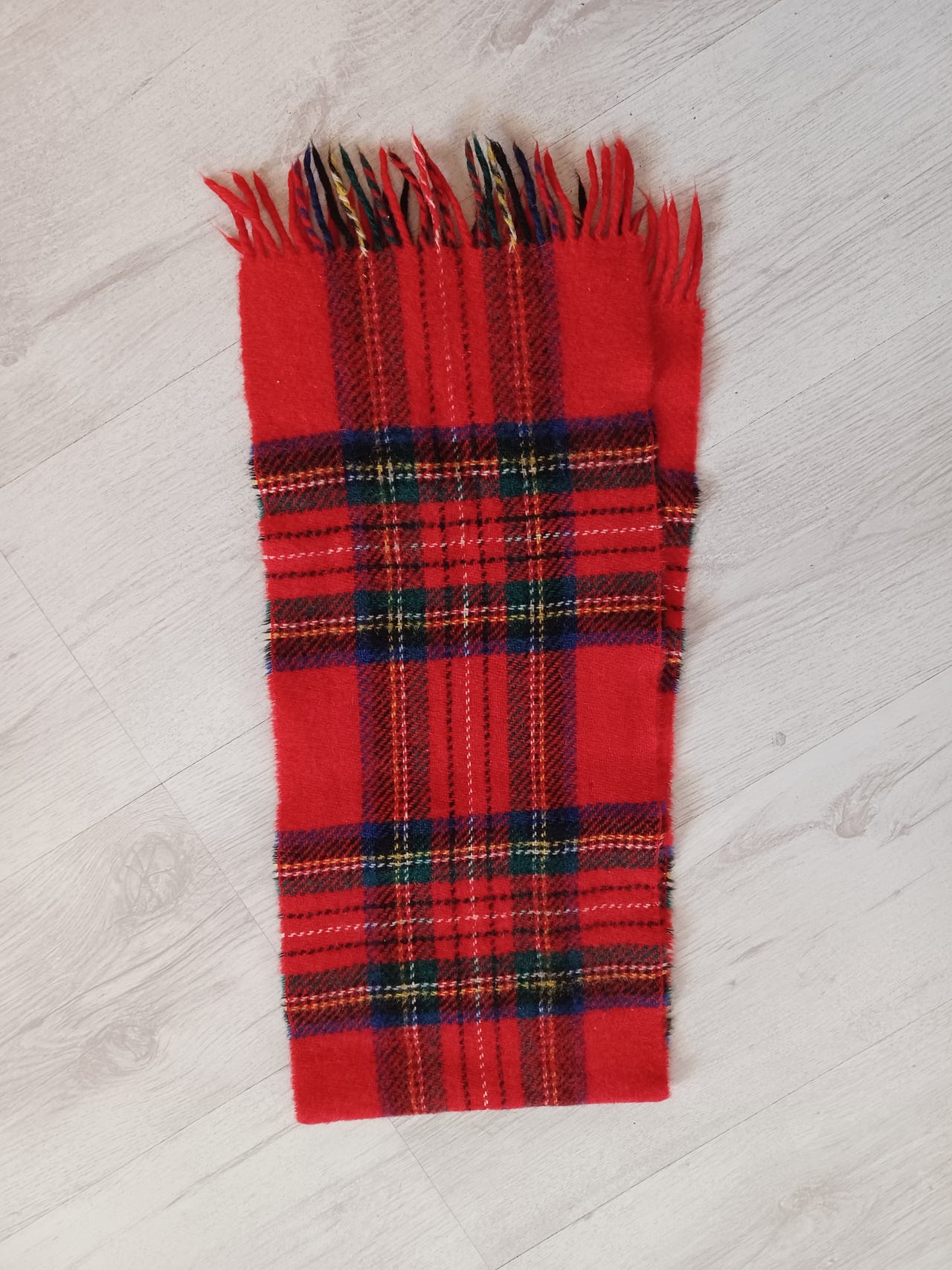 Rutete sjerf i ull | FINN-torget