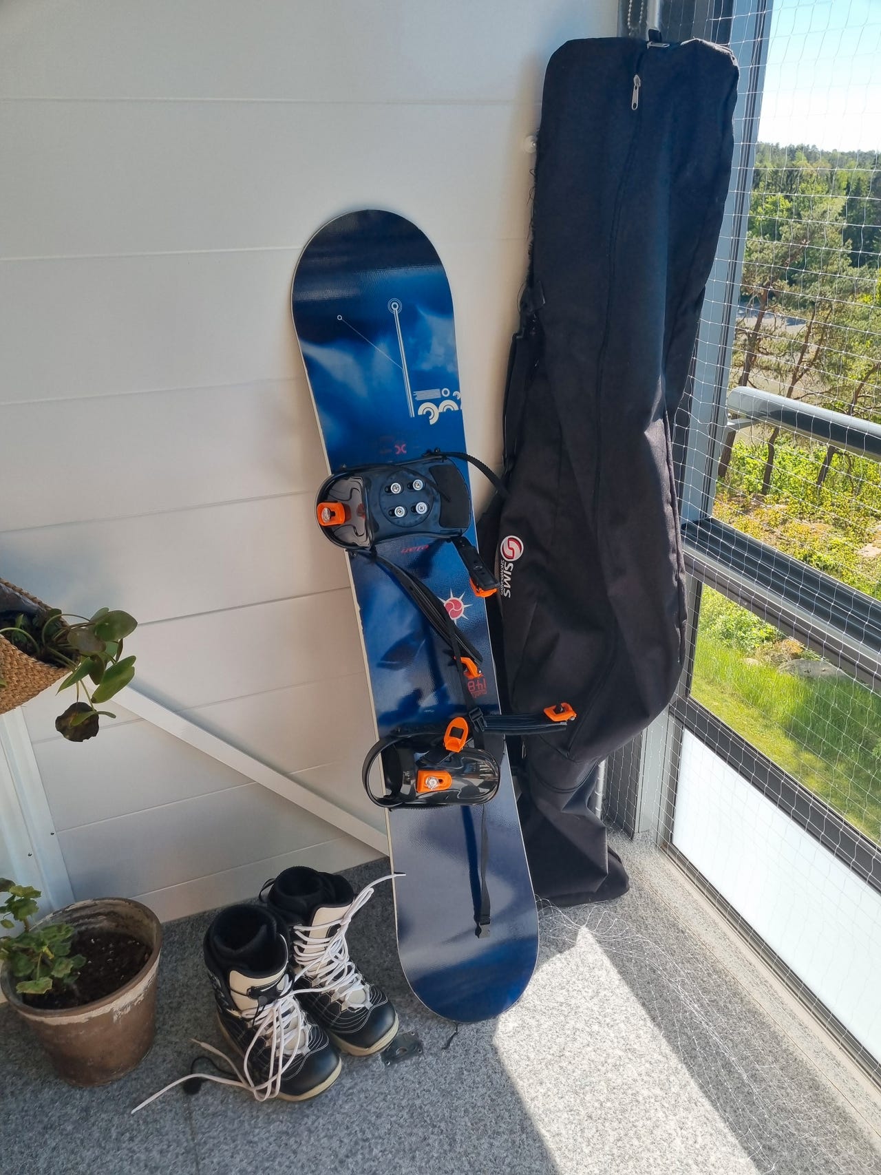 Snowboardpakke – komplett sett med brett, støvler og bag | FINN-torget