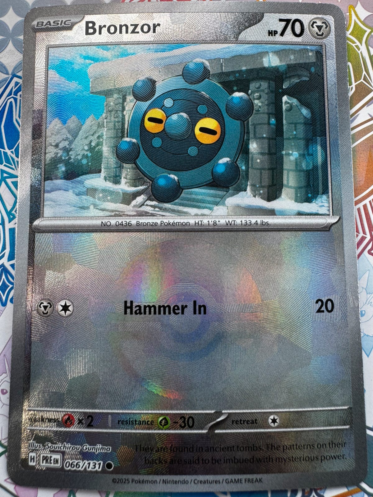 Pokemon prismatic evolution Bronzor pokeball 66/131 | FINN-torget