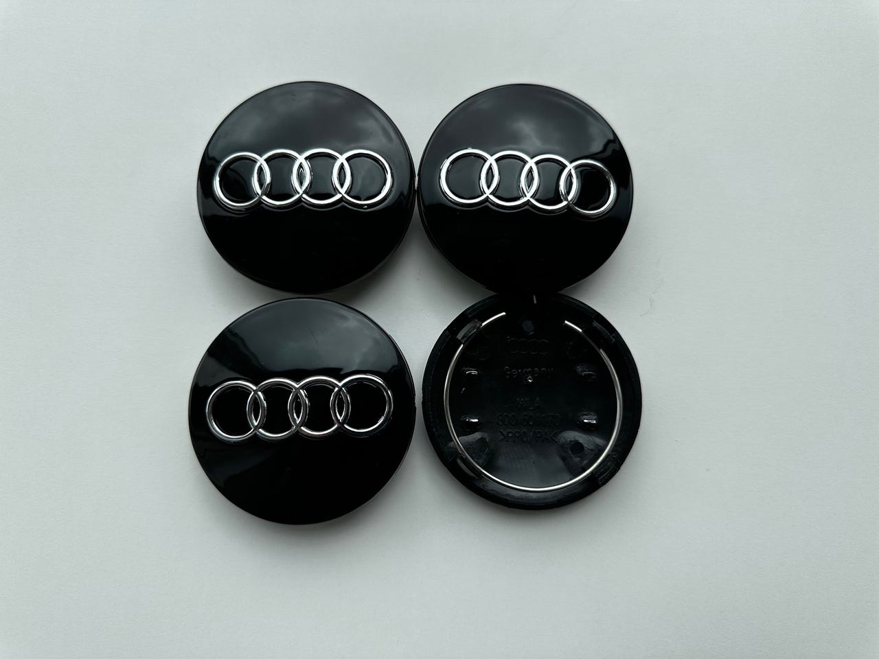 Nye 4stk Audi senterkopper 68mm svart / sort 8D0601170 | FINN-torget