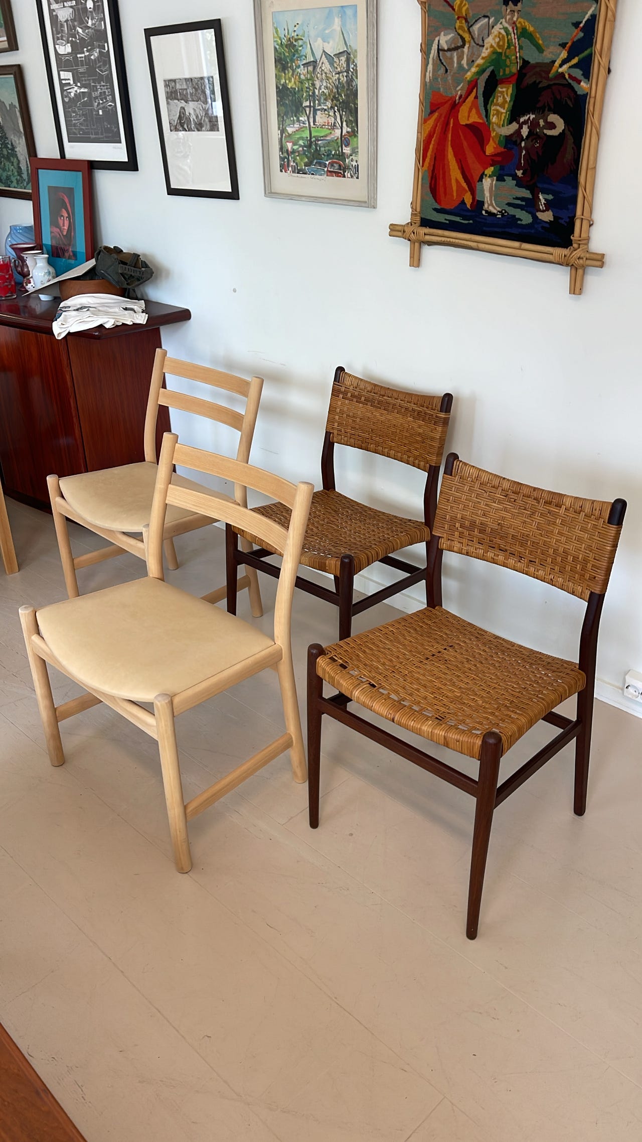 Tilbud på spisestuestoler. Hans Wegner, dansk og norsk design | FINN-torget