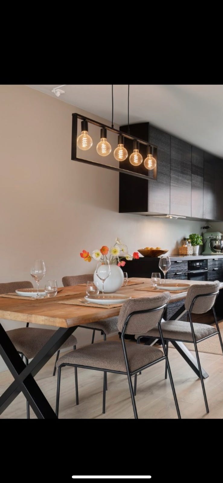 Sort taklampe | FINN-torget