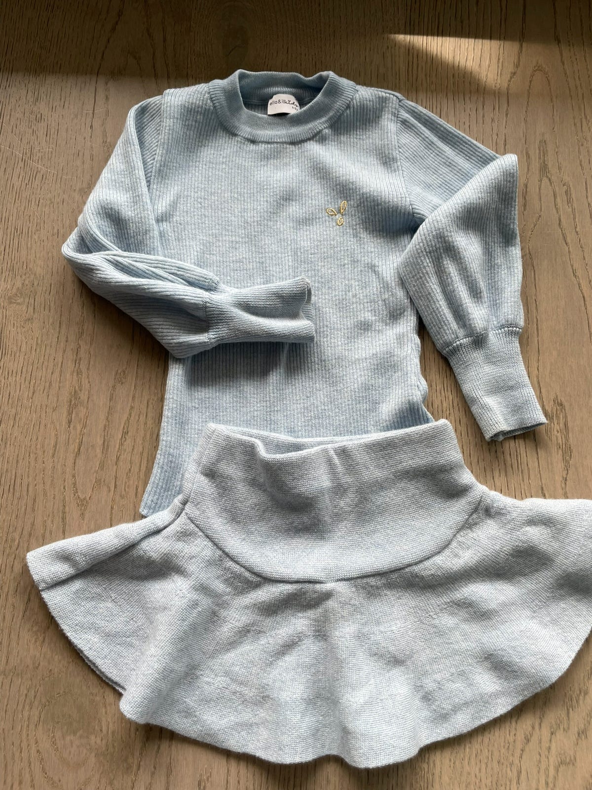 Nydelig ullsett genser& skjørt fra Ella&ill | FINN-torget