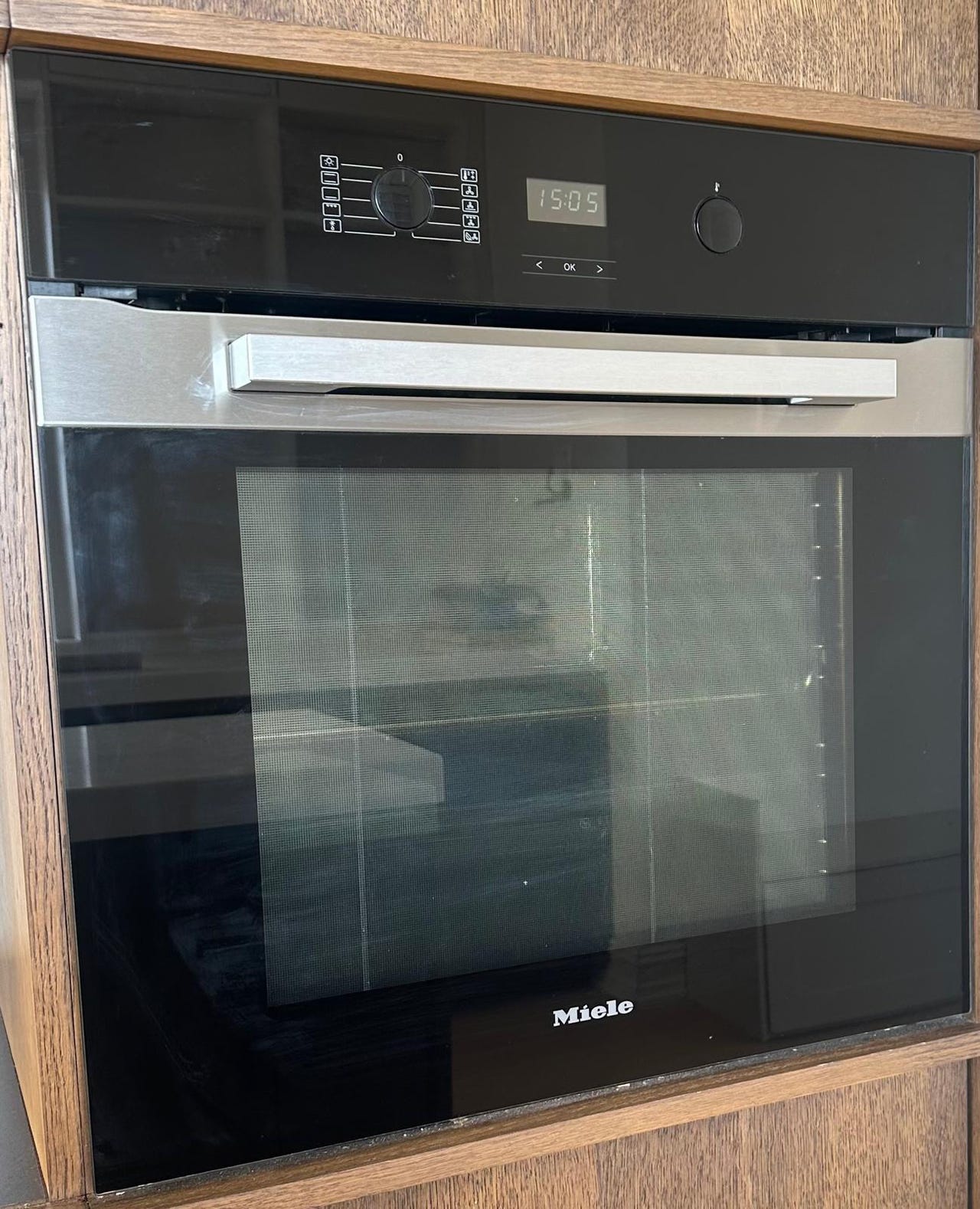 Miele H2860B innebygd stekeovn til salgs – pent brukt | FINN-torget