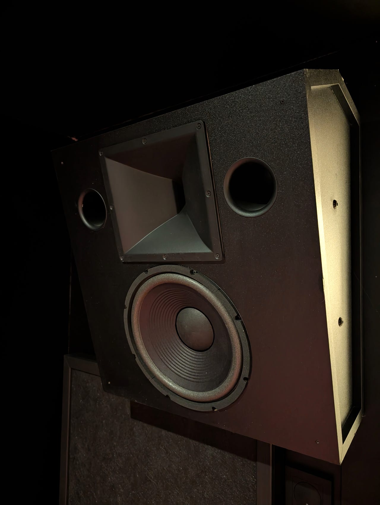 JBL 8340 Professional Cinema surround høyttaler selges | FINN-torget