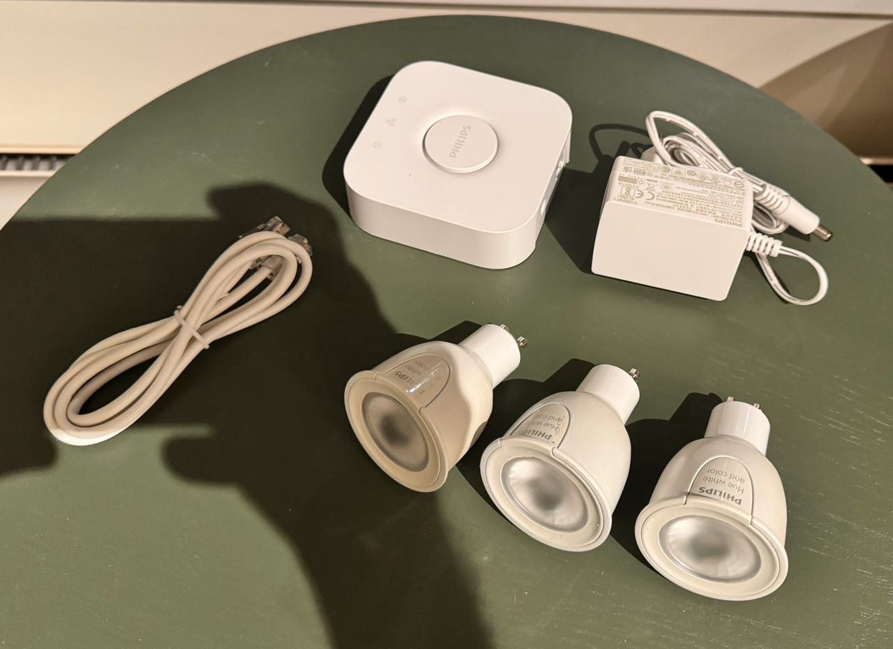 Philips HUE White and Color GU10 Starter Kit | FINN-torget