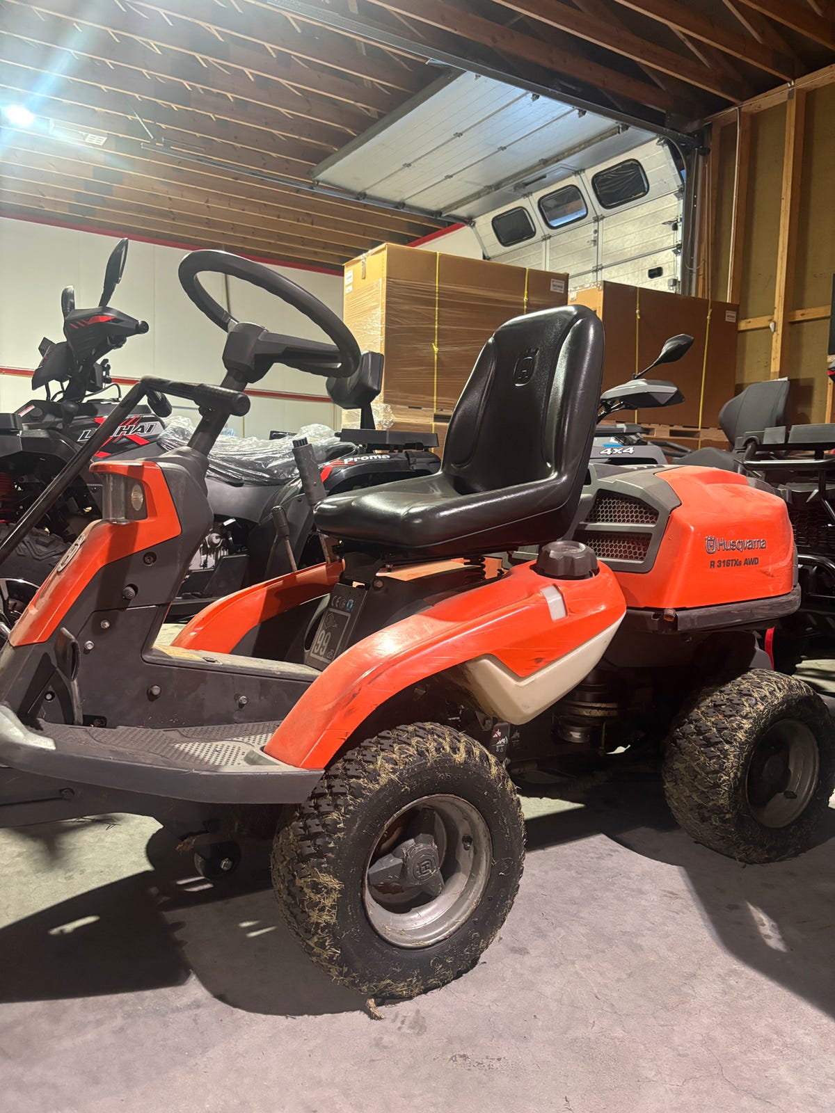 Husqvarna 316 TsX AWD LED med lite brukt 112cm panne | FINN-torget
