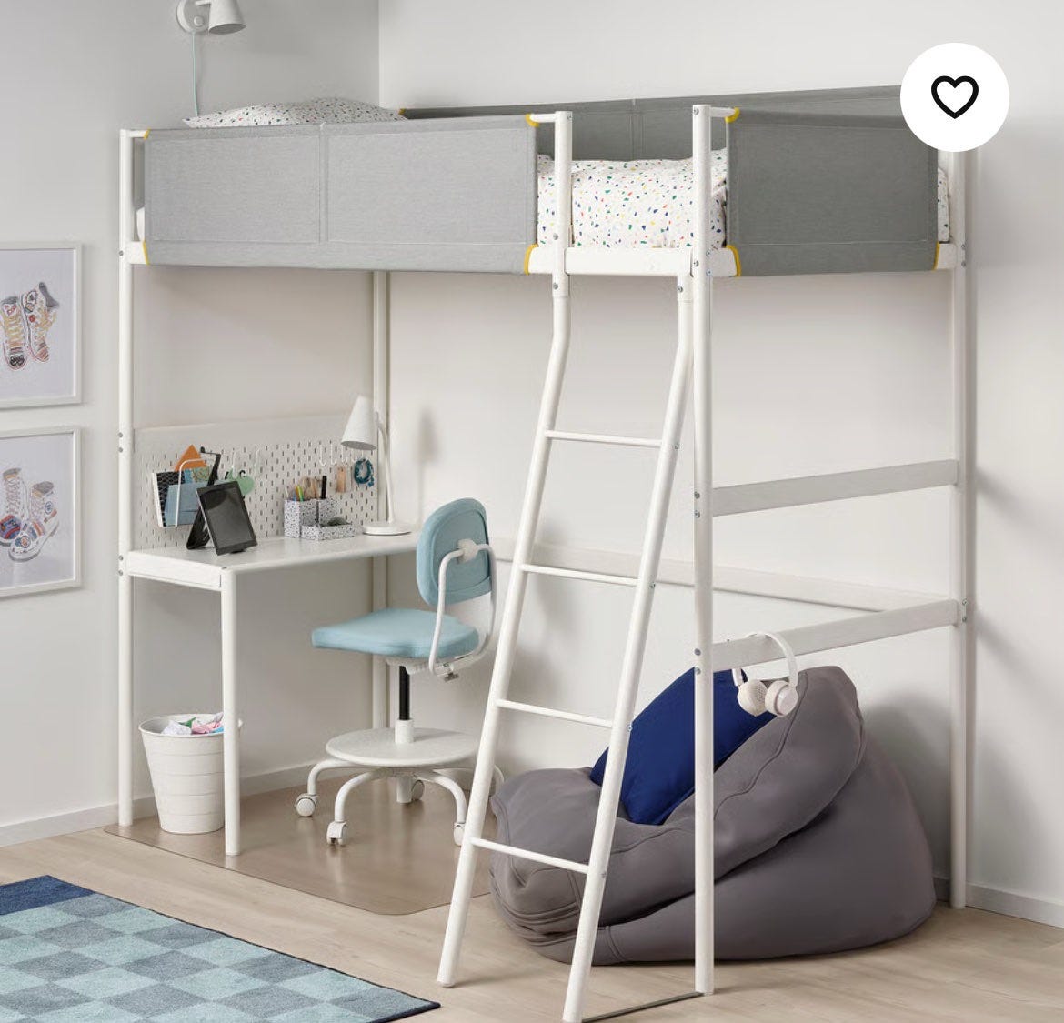 IKEA VITVAL seng med pult | FINN-torget