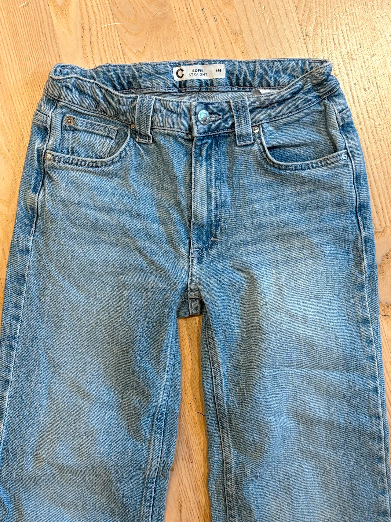 Lys blå jeans, rette ben str 146 | FINN-torget