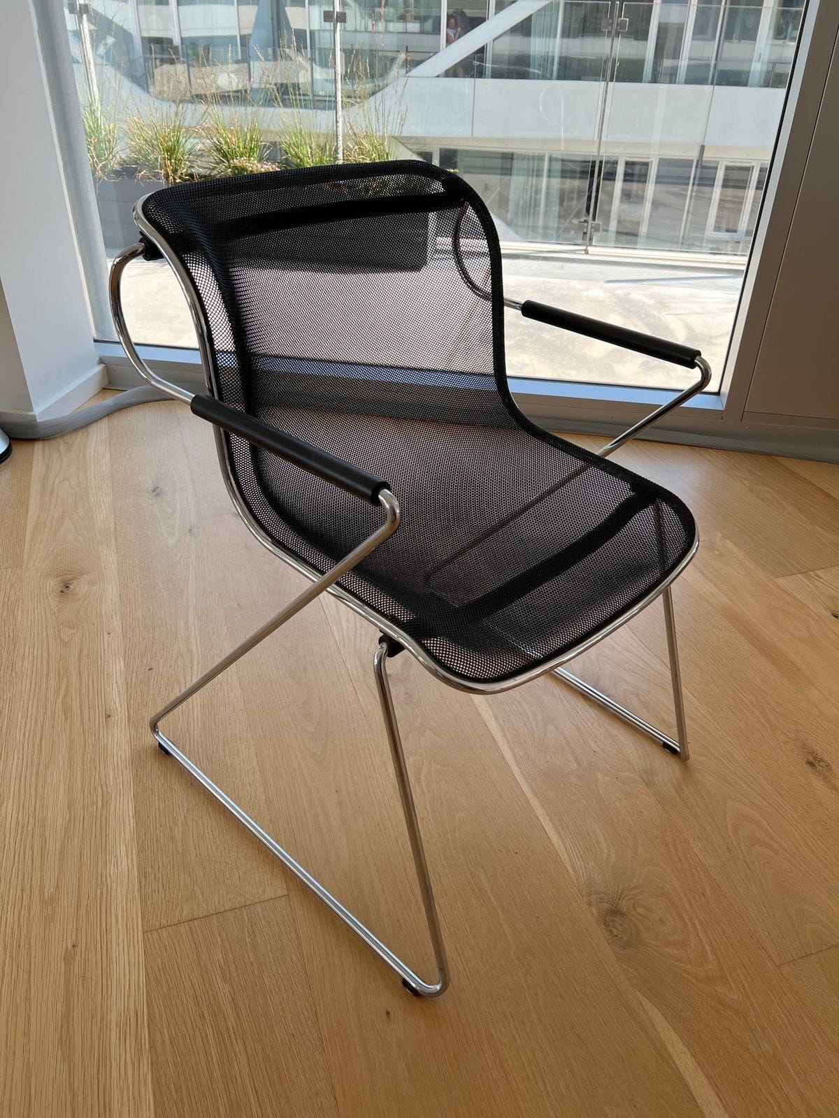 Charles Pollock “Penelope” stol for Castelli – ikonisk italiensk design ...