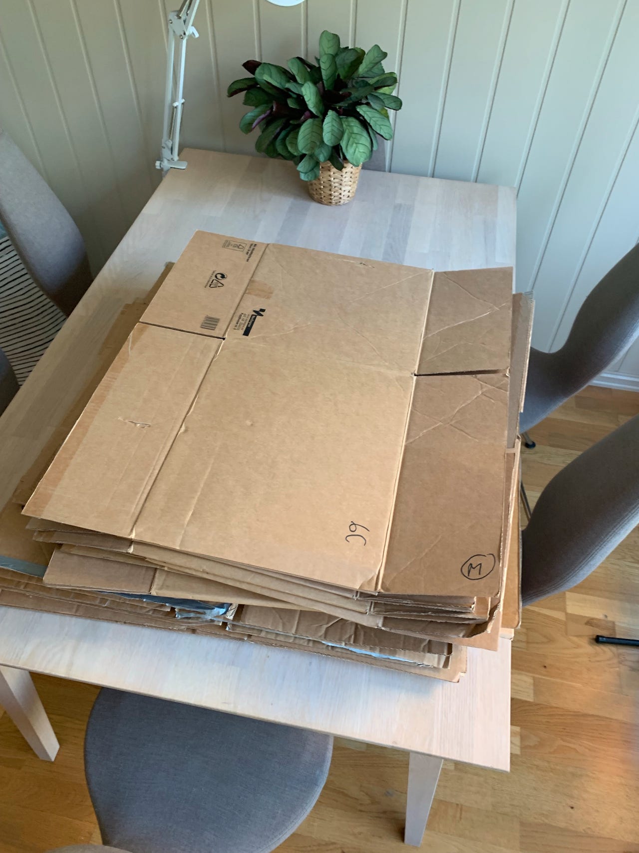 Flytteesker gis bort | FINN-torget
