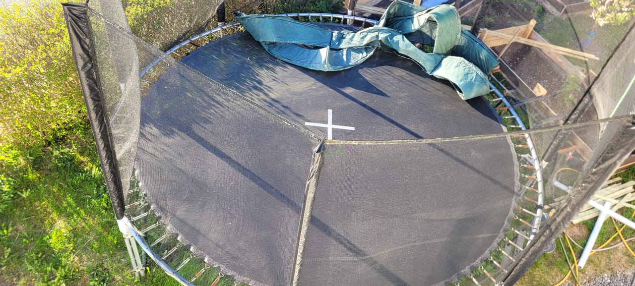 Pent brukt stor trampoline til salgs. | FINN-torget