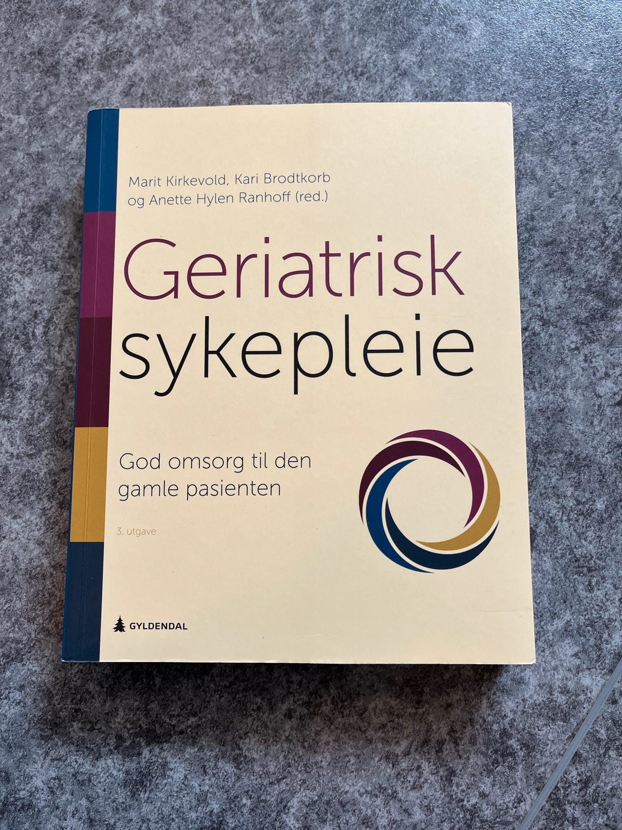 Geriatrisk sykepleie - god omsorg til den gamle pasienten | FINN-torget