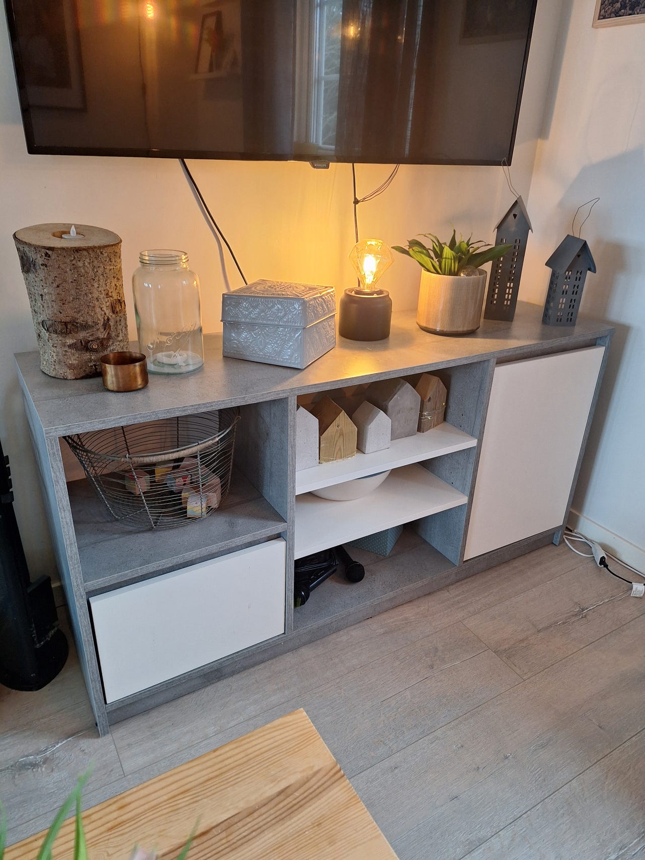 Fint tv benk | FINN-torget