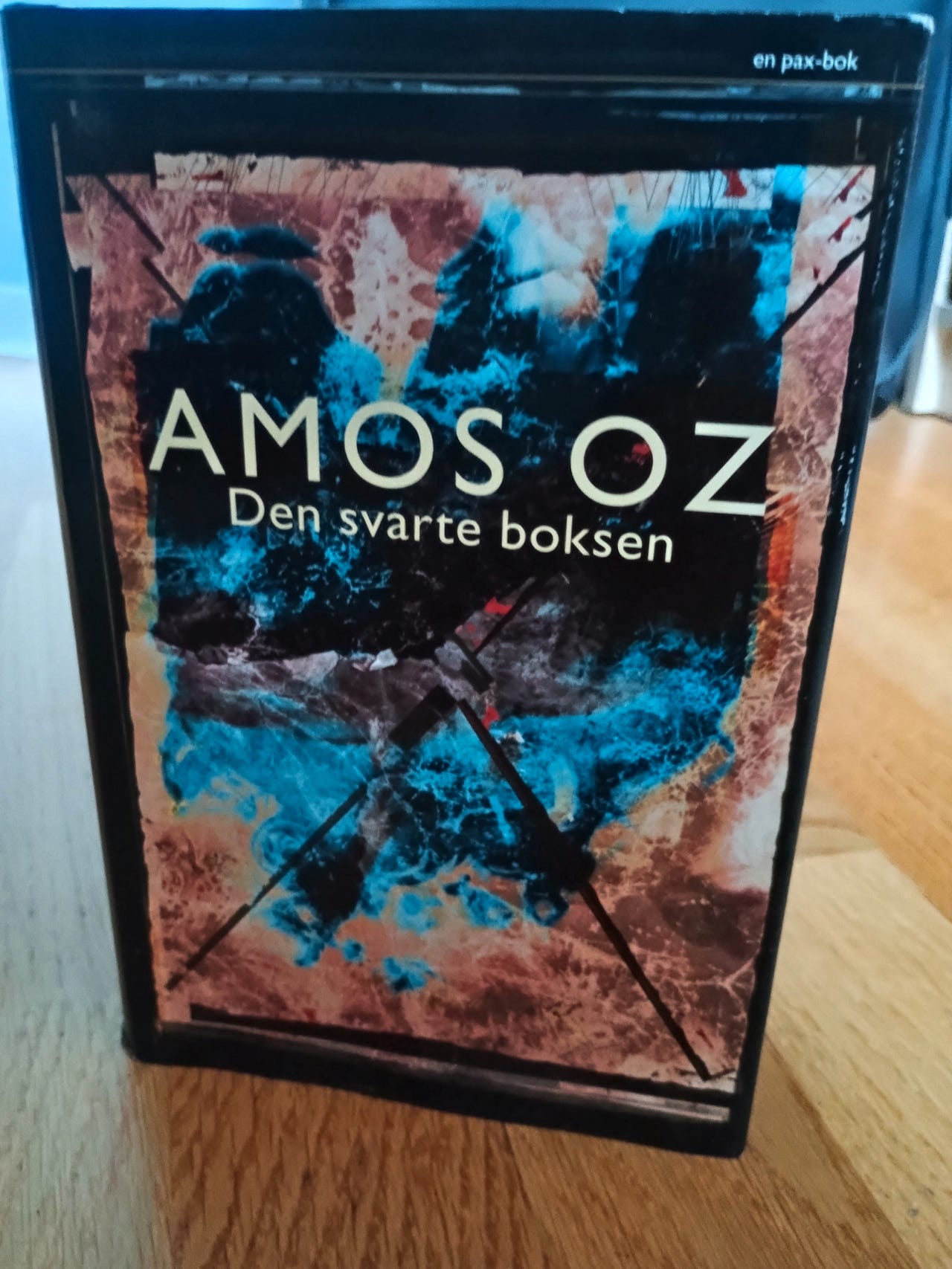 Amos Oz, Den svarte boksen. | FINN-torget