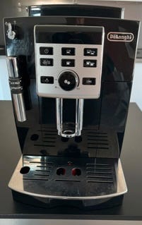 Espressomaskin med kvern (DeLonghi) | FINN-torget