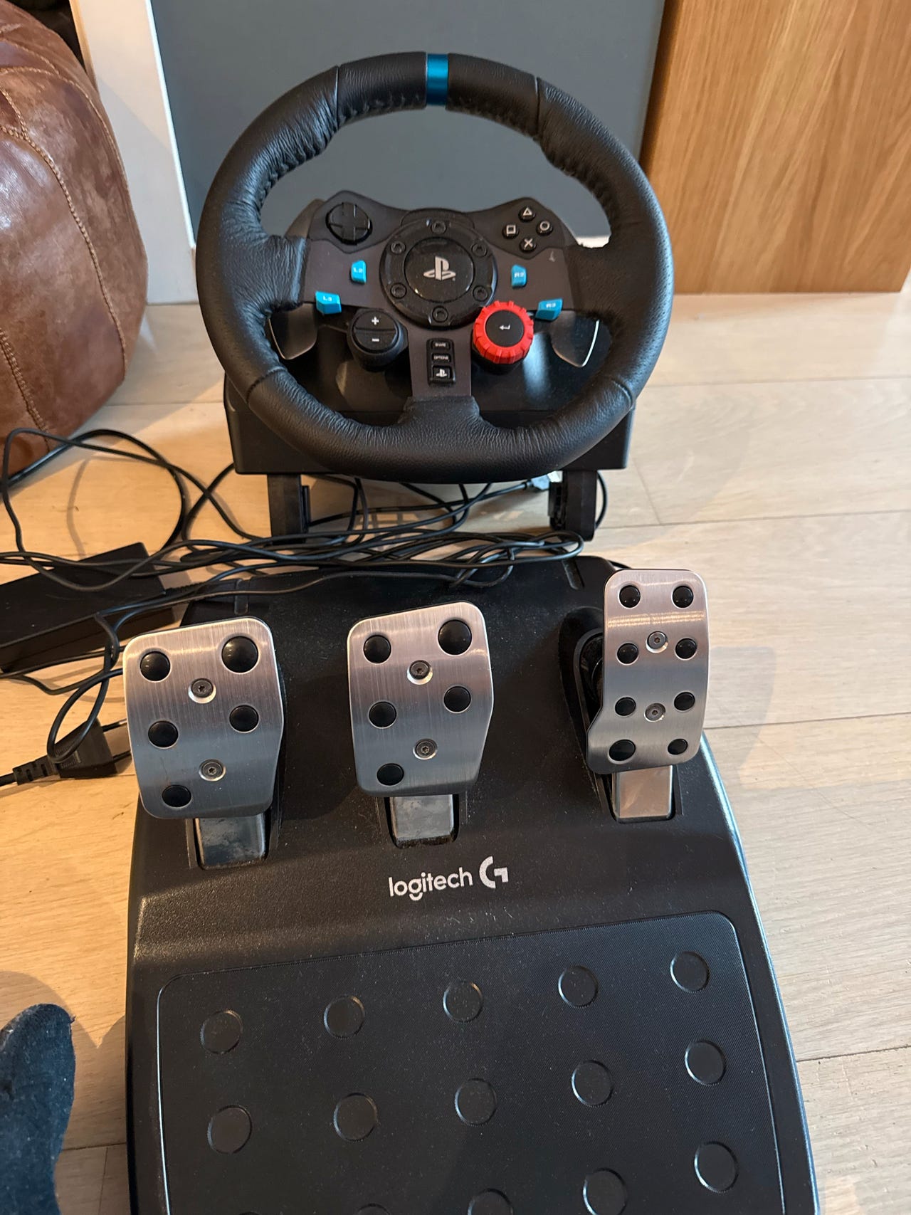 Logitech G29 Racing Wheel med Pedaler | FINN-torget