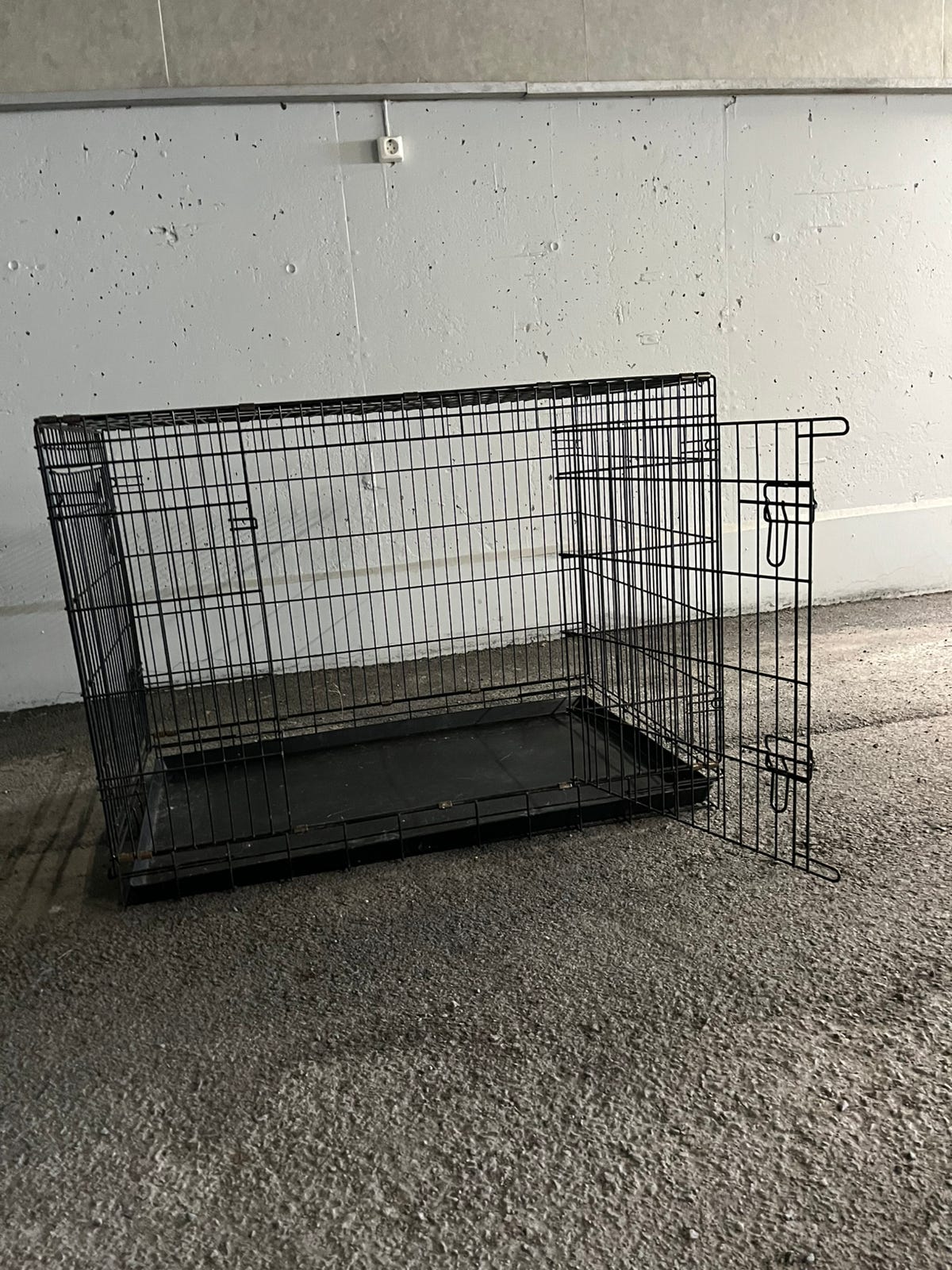 Breeders Hundebur XL og burmatte | FINN-torget