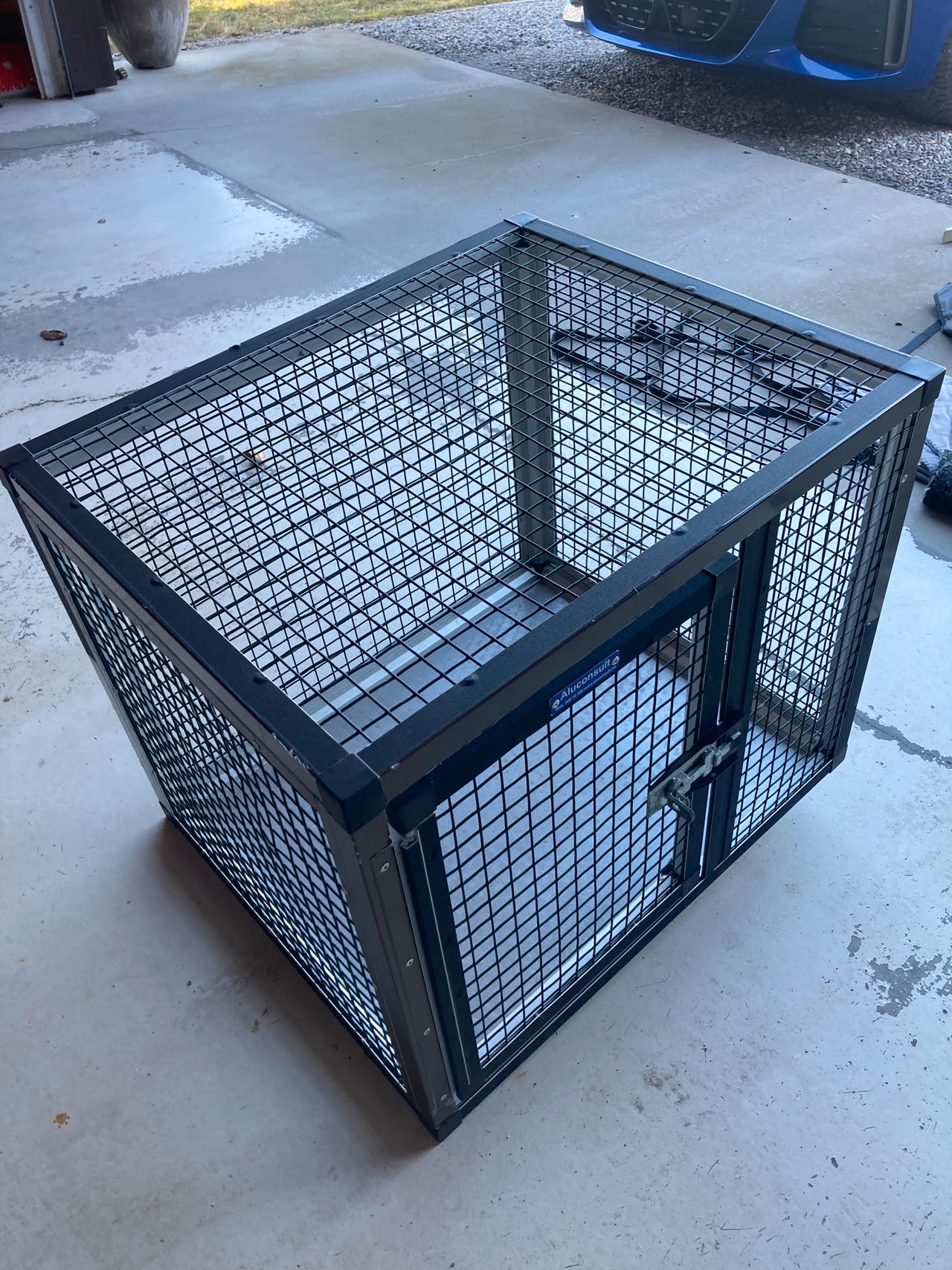 Hundebur Tesla 3 | FINN-torget