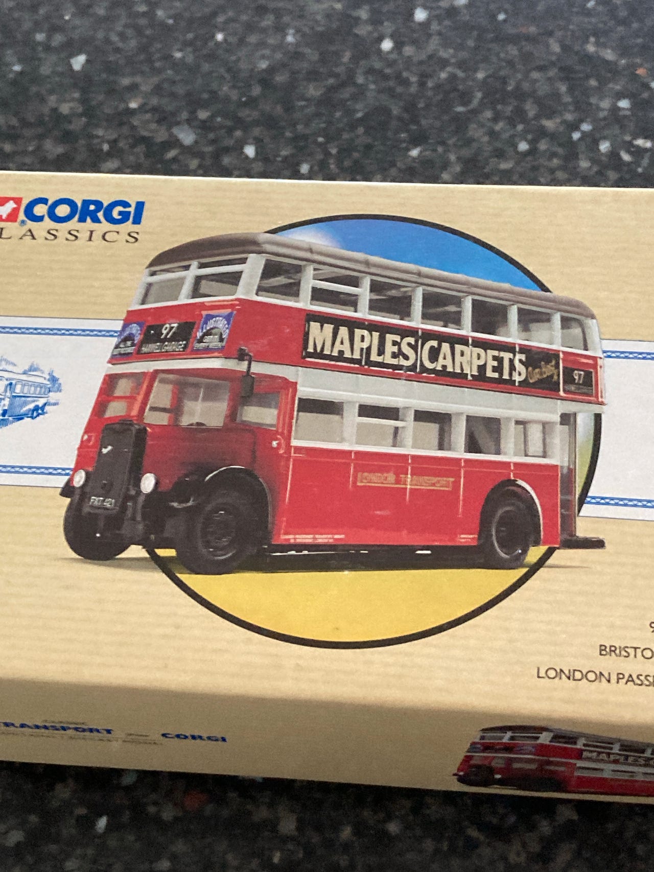 CORGI CLASSIC BUSS | FINN-torget