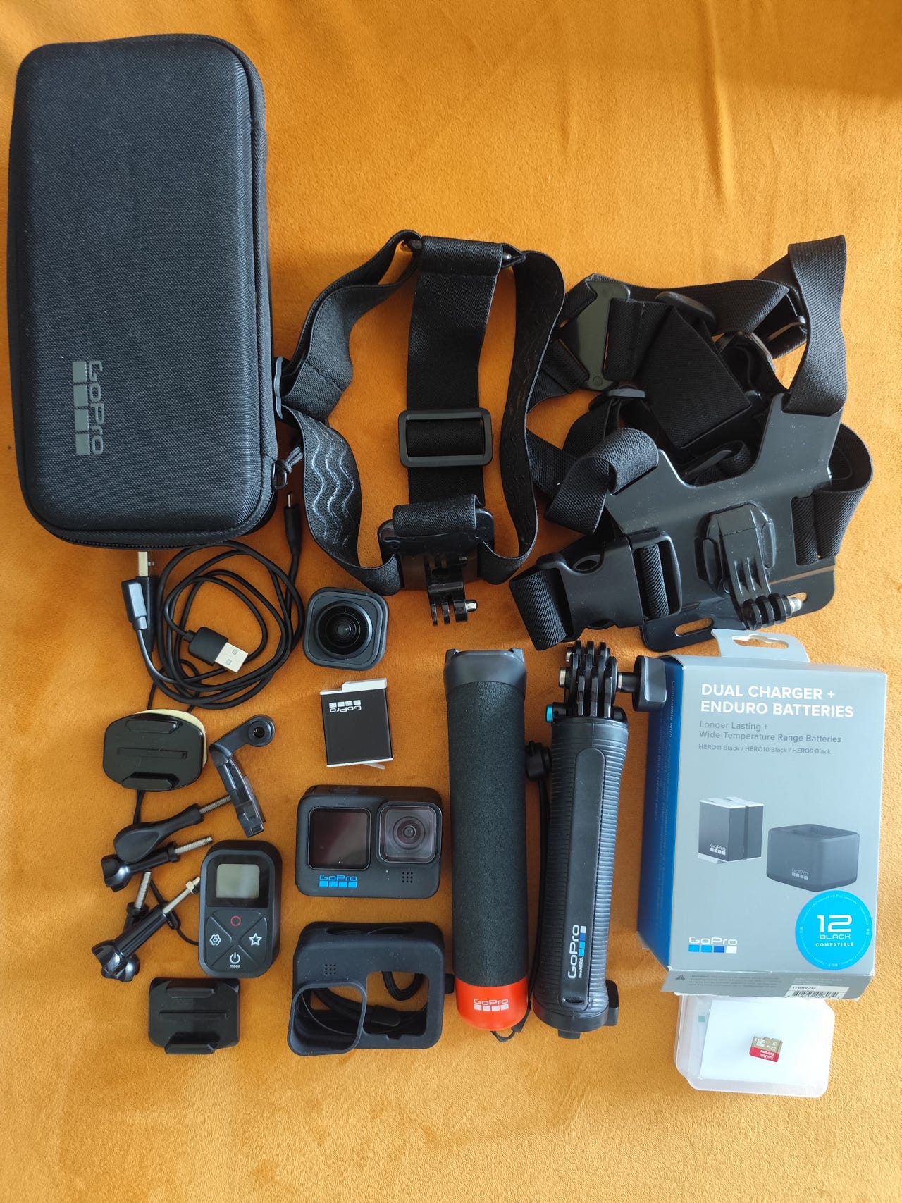 Gopro hero 11 with lots of accesories included | FINN-torget