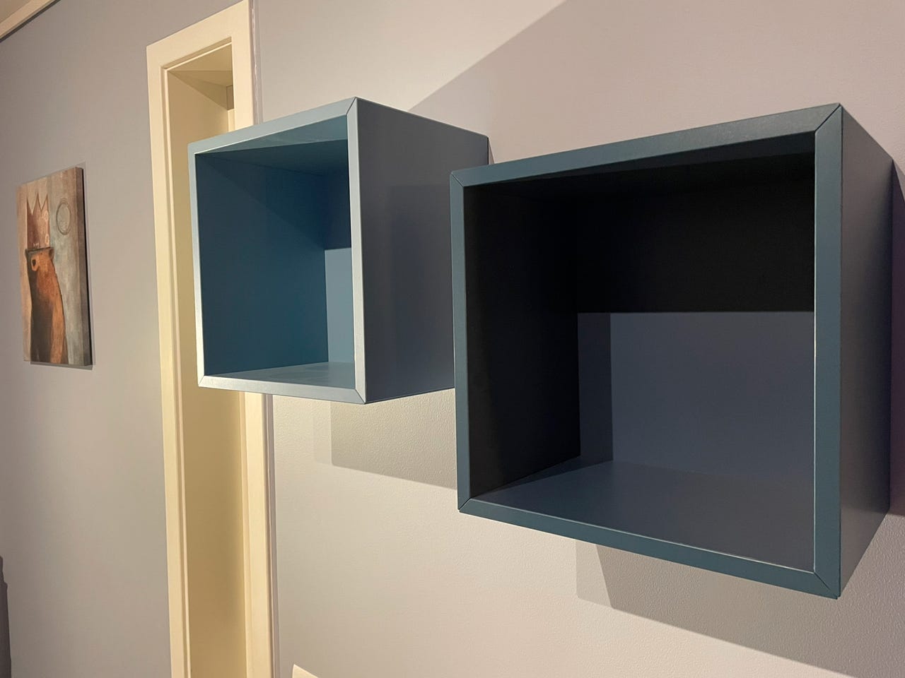 Fine Eket hyller i mørk og lyseblå | FINN-torget