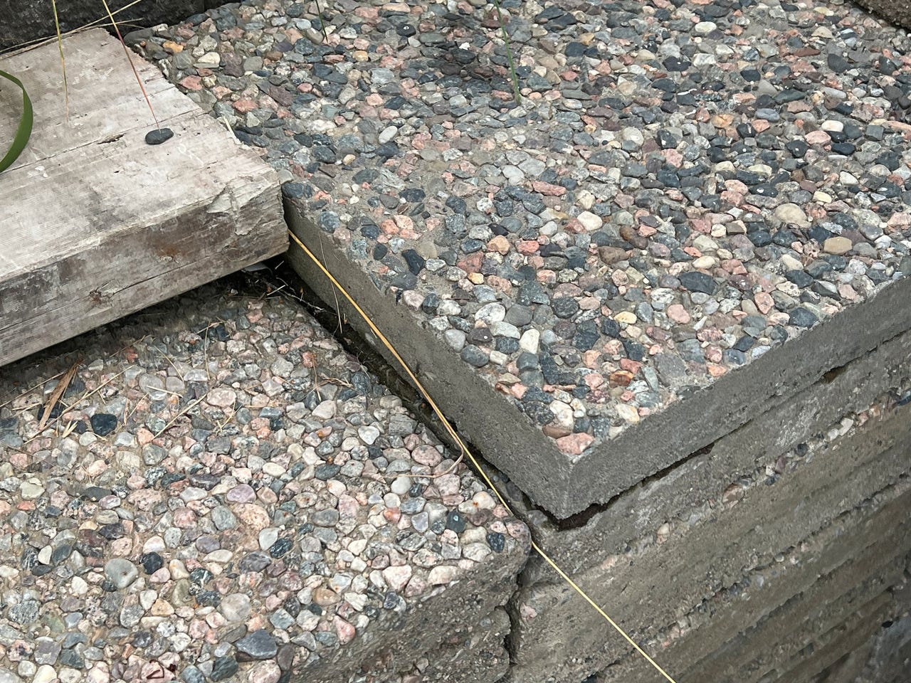 Betongheller med steininnslag 40x40 cm/heller m/singel | FINN-torget