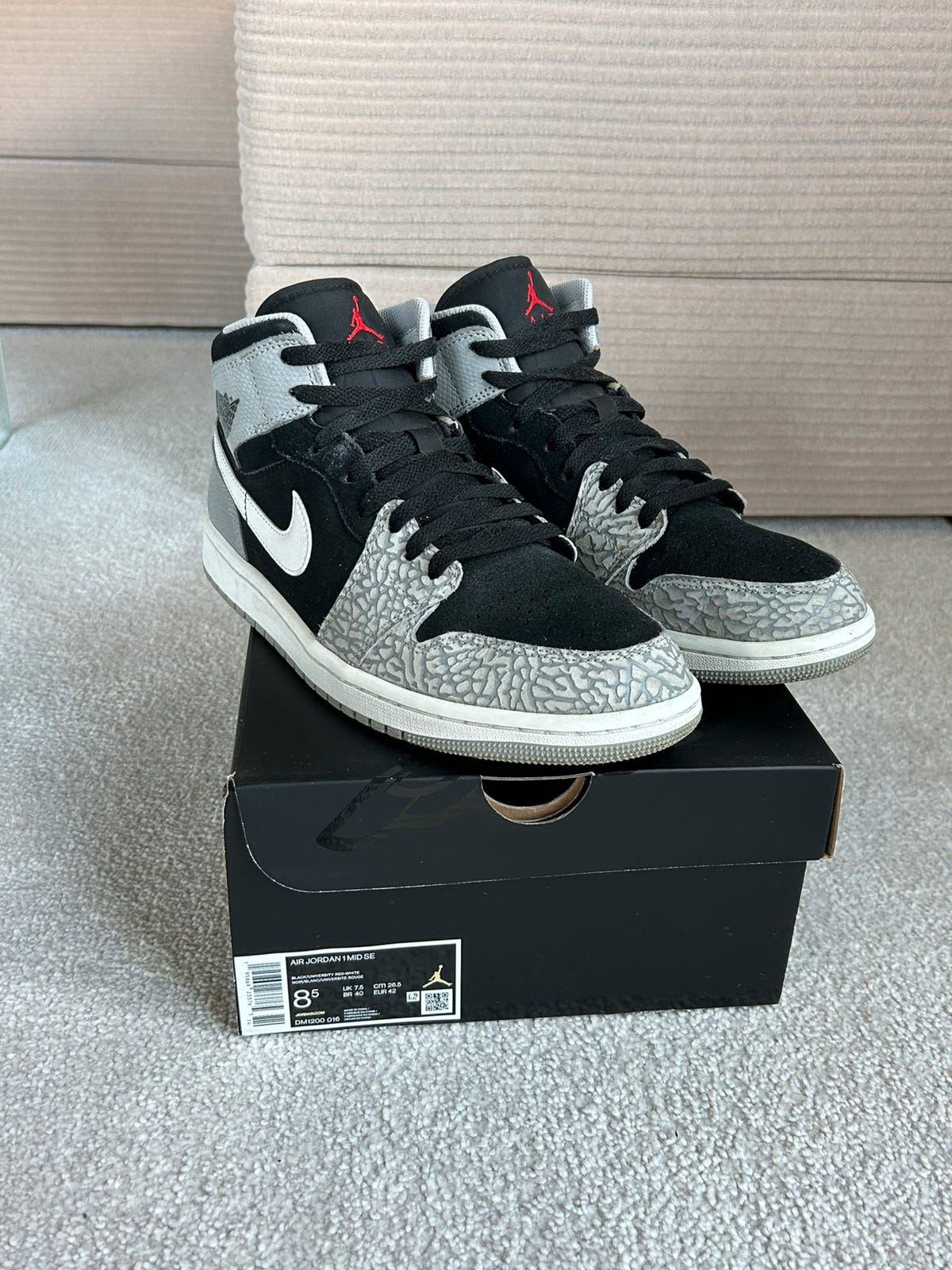 Nike Air Jordan 1 Mid SE Elephant Print | FINN-torget