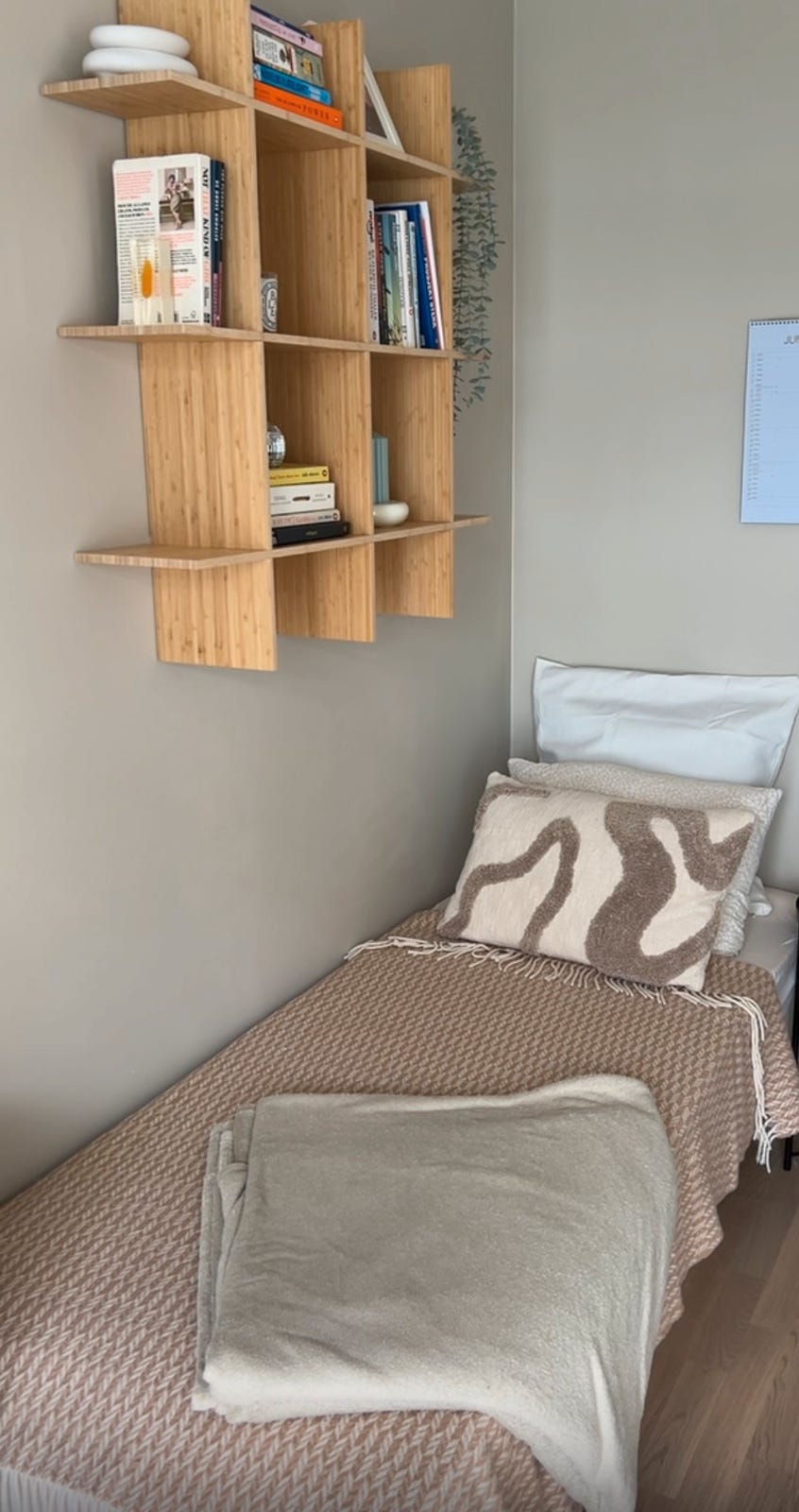 SENG GIS BORT MOT HENTING (90x200) | FINN-torget