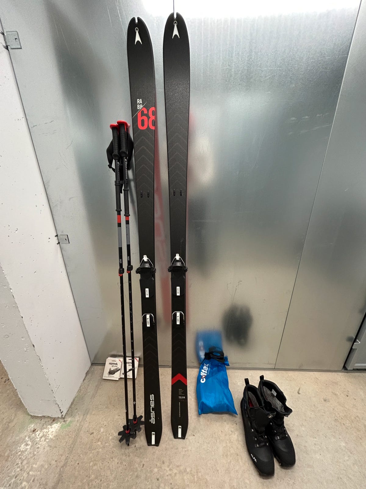 Til leie: Åsnes Rabb 68 Xplore fjellskipakke med feller | FINN-torget