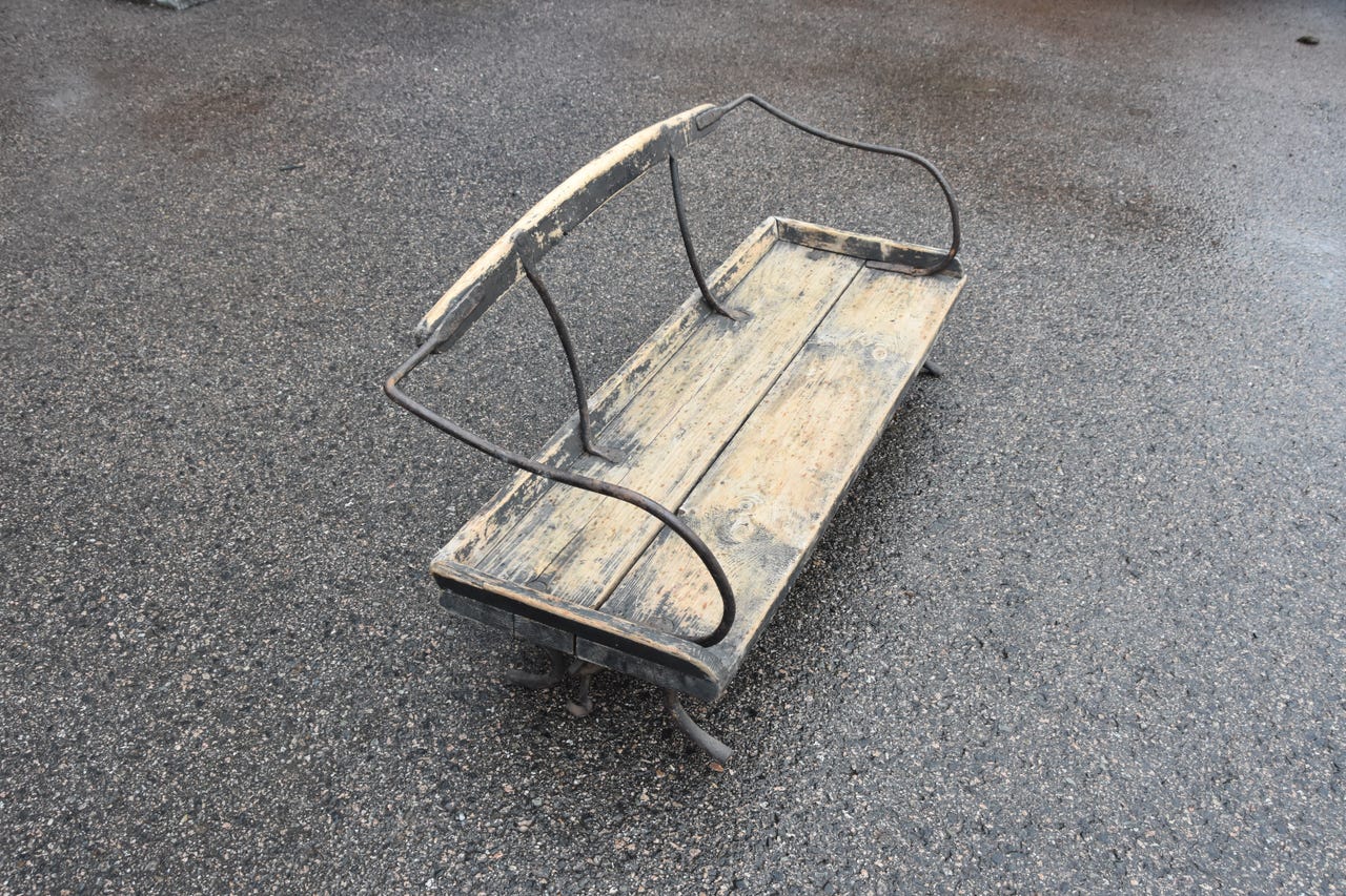 Antikk sete / benk for slede / kjerre | FINN-torget