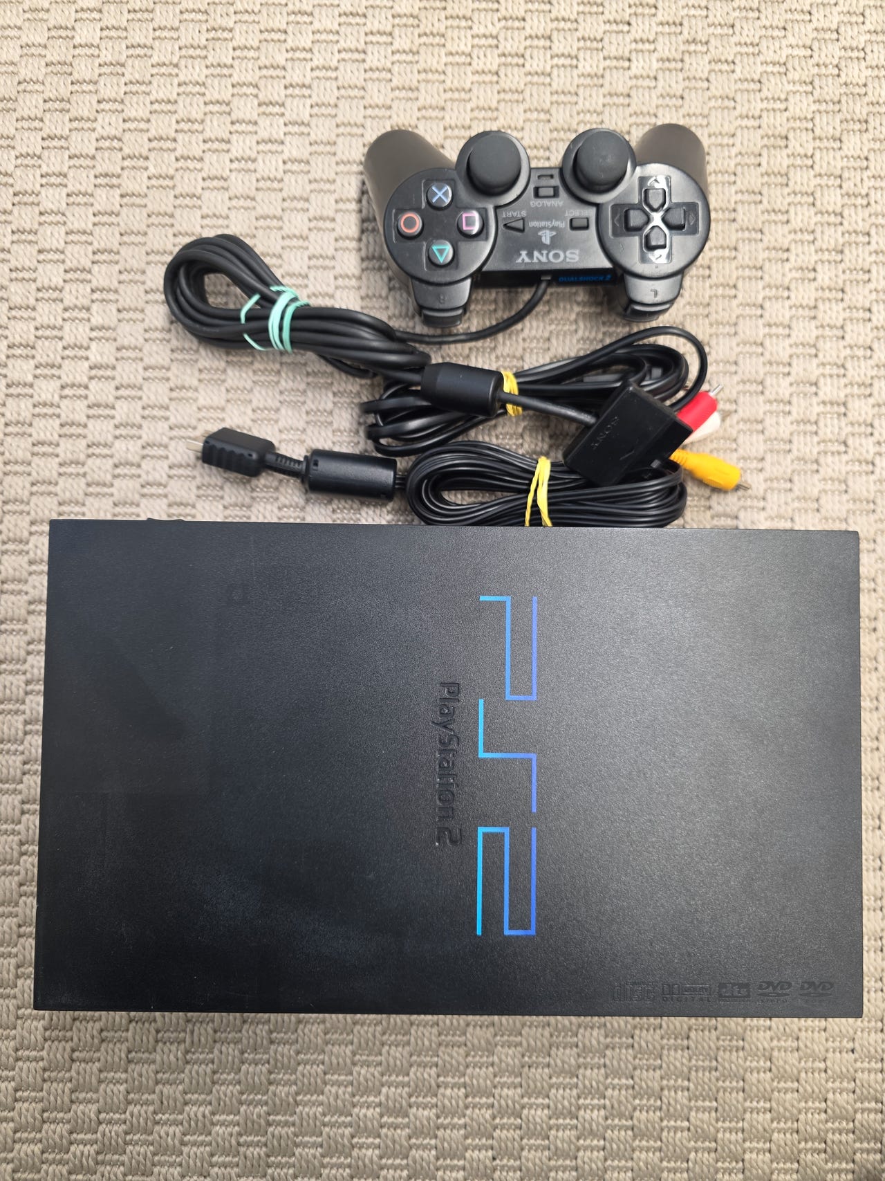 PS2 Fat med ledninger og kontroller | FINN-torget