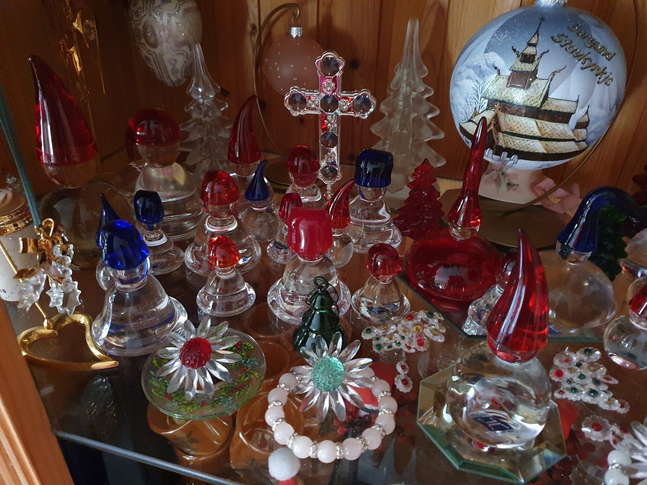 Hadeland glassverk 😊 Rødnisser og blånisser og juletrær 🎅🤶🧑 🎄 | FINN-torget