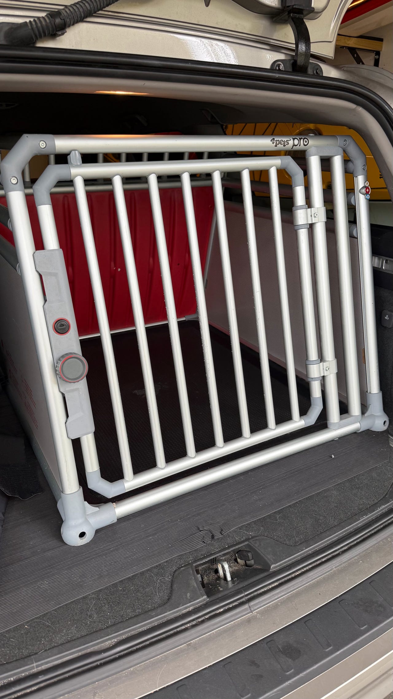 4Pets Pro 4 Large Hundebur | FINN-torget