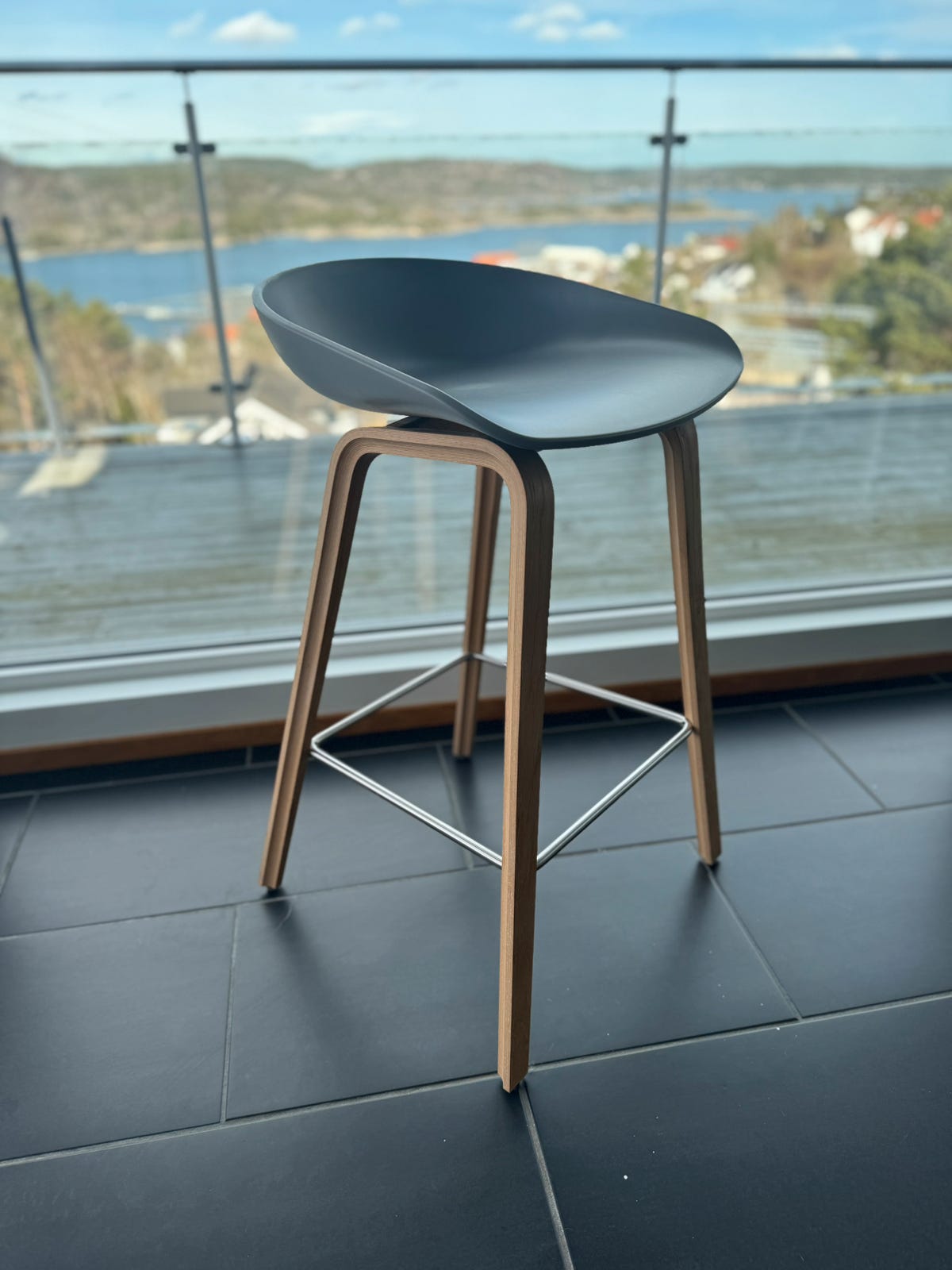 Hay barstoler 1500,- pr stk | FINN-torget