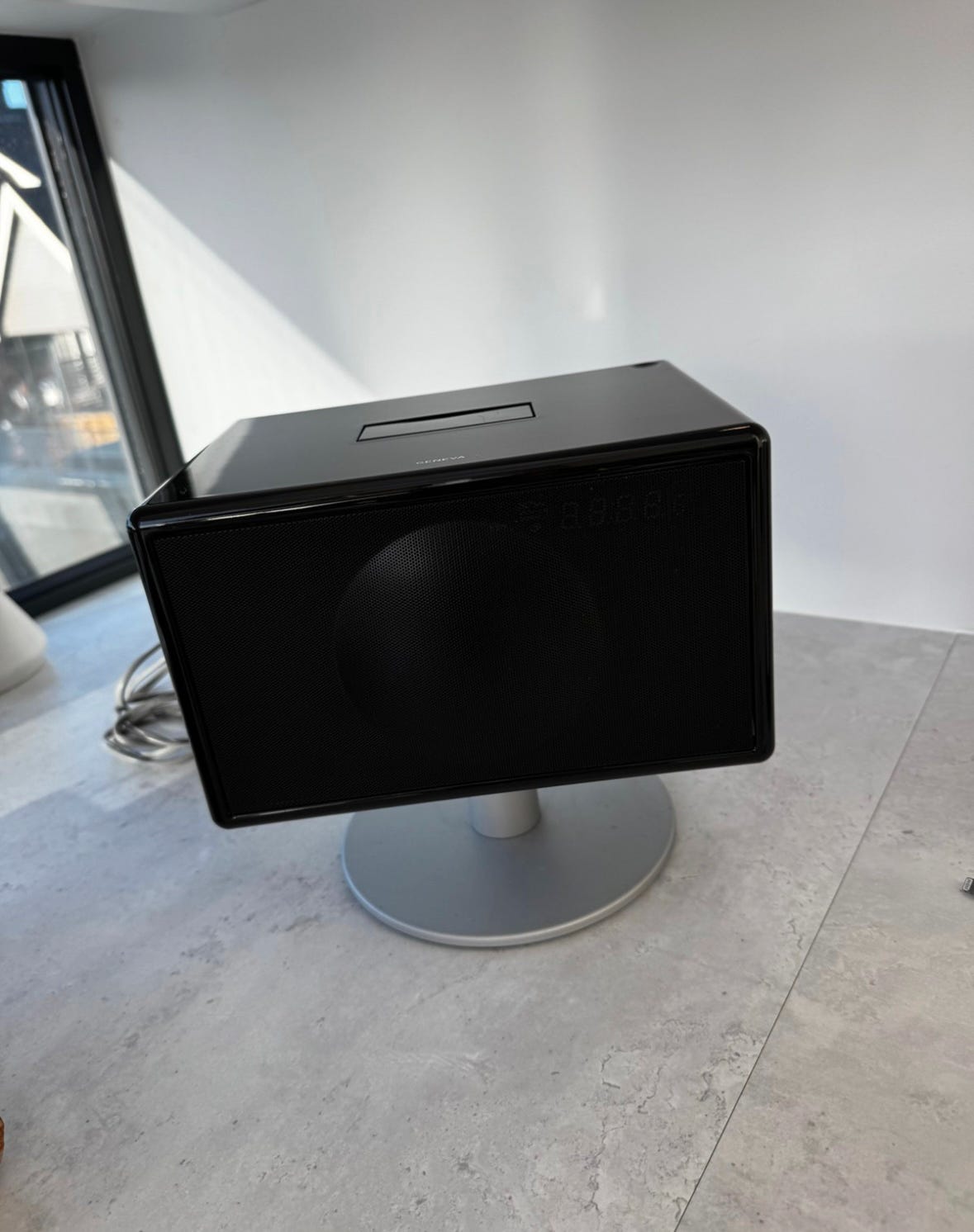 Geneva Sound System Model S – Sort Høyglans | FINN-torget