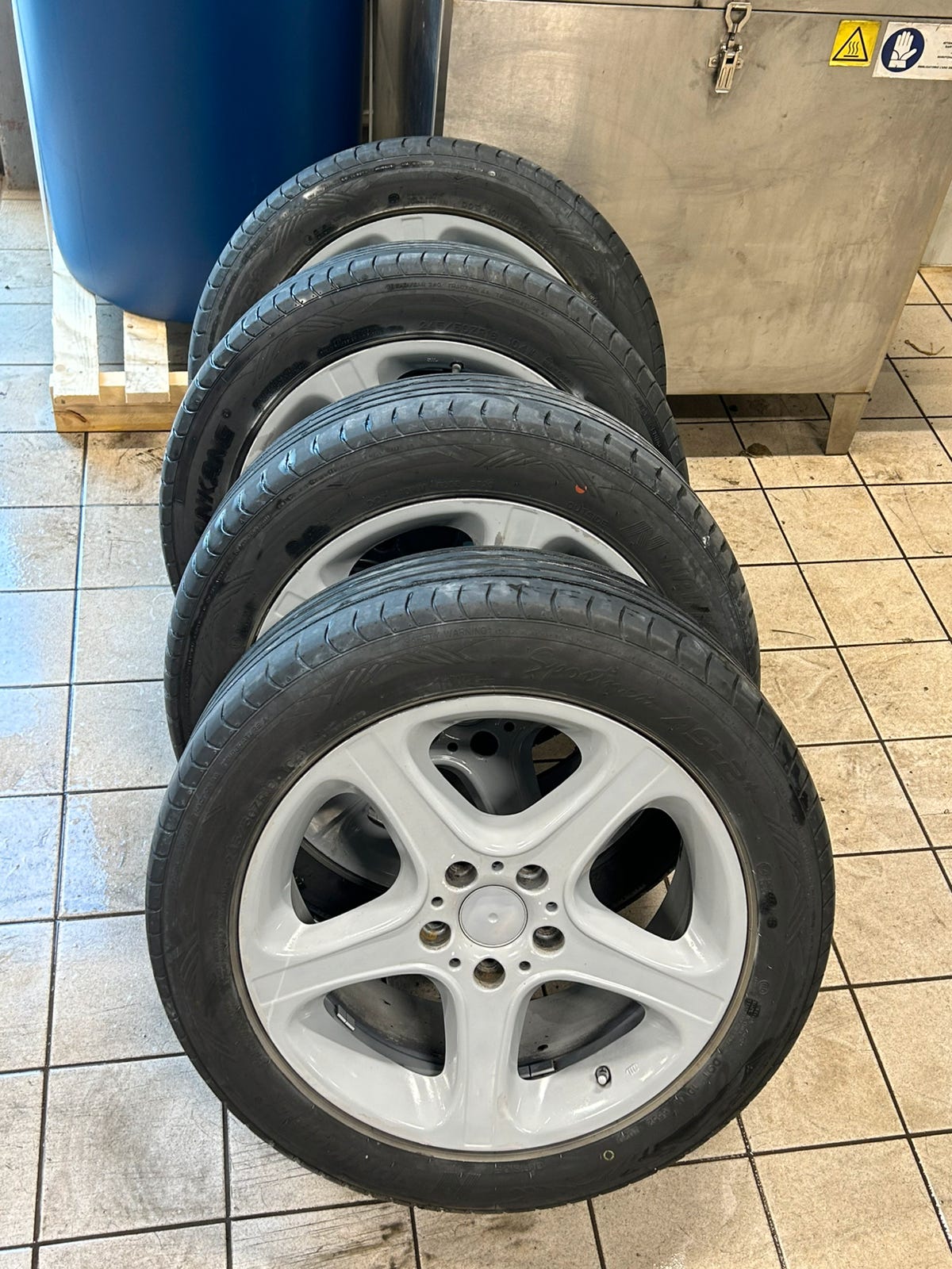 ALU felger med dårlige dekk selges, Må bytte dekk | FINN-torget