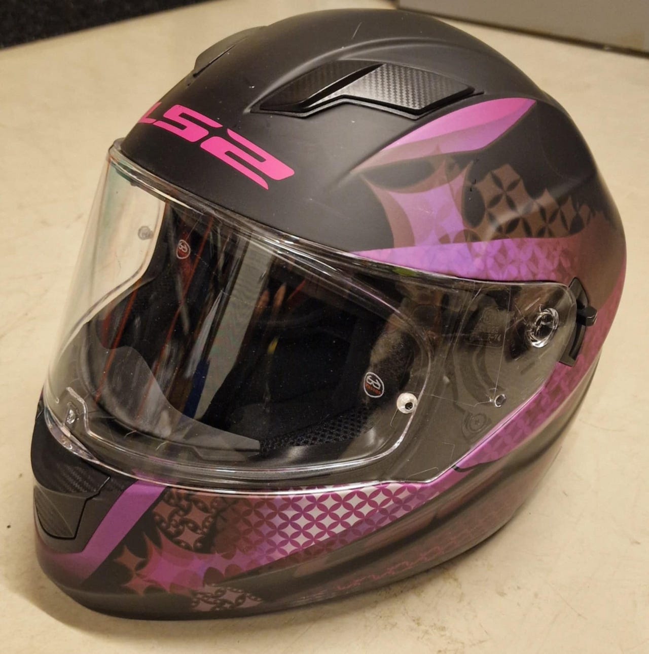 MC-hjelm fra LS2 Helmets. Størrelse M. Moped. | FINN-torget