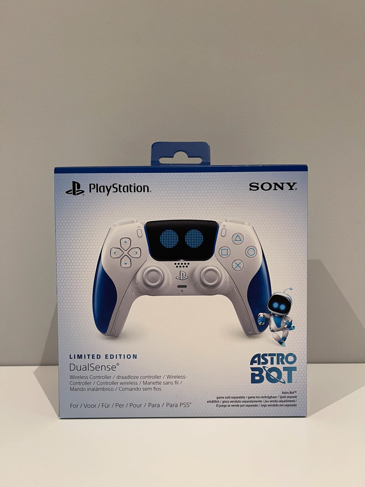 PS5 DualSense - Astro Bot Limited Edition | FINN-torget