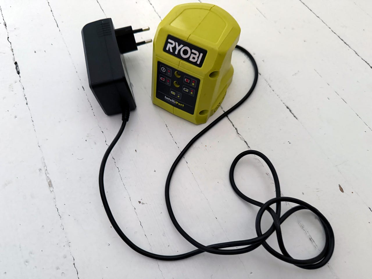 Ryobi lader Intelliport RC18115 | FINN-torget