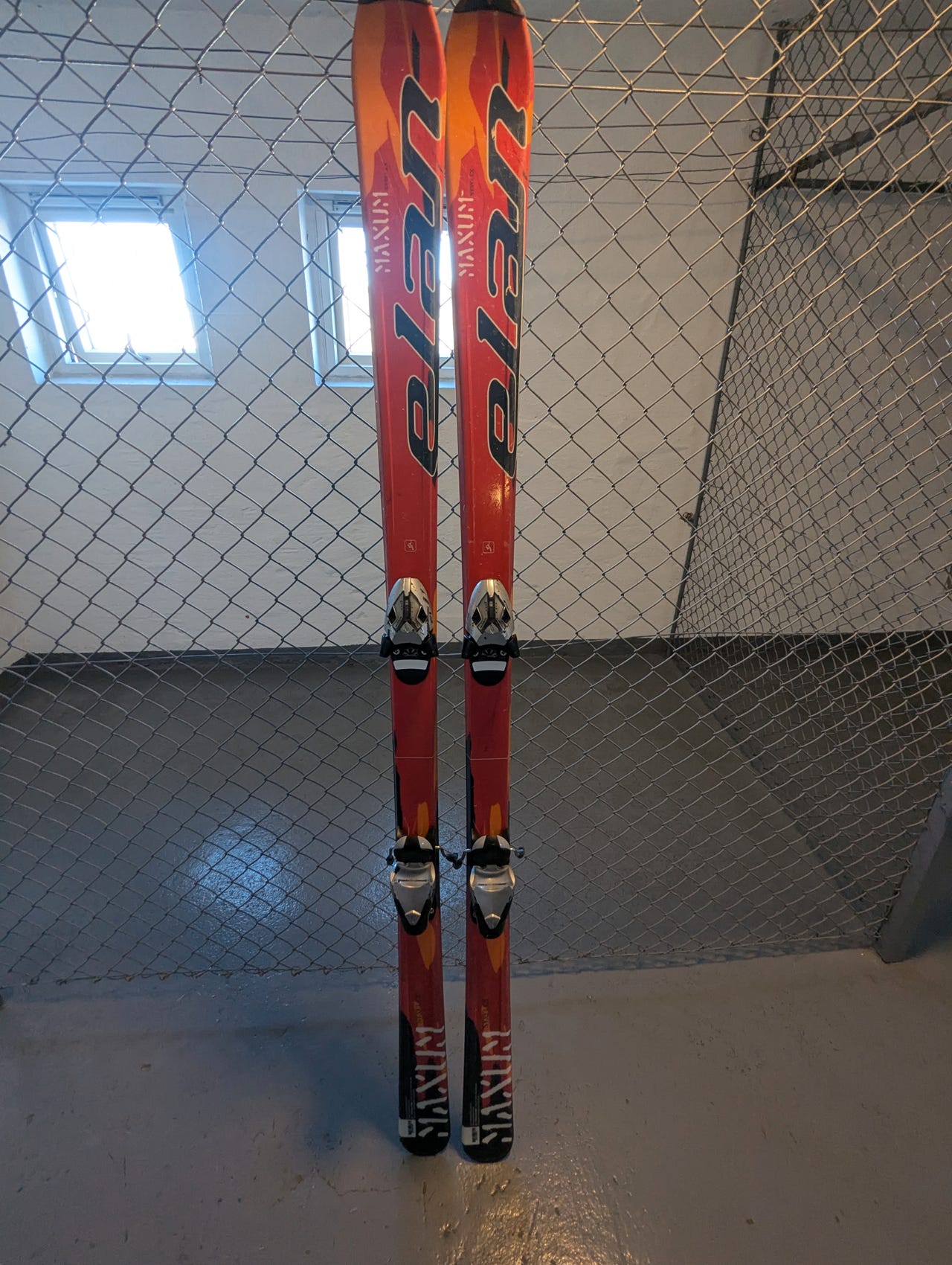 Carvingski m/binding og støvler selges | FINN-torget