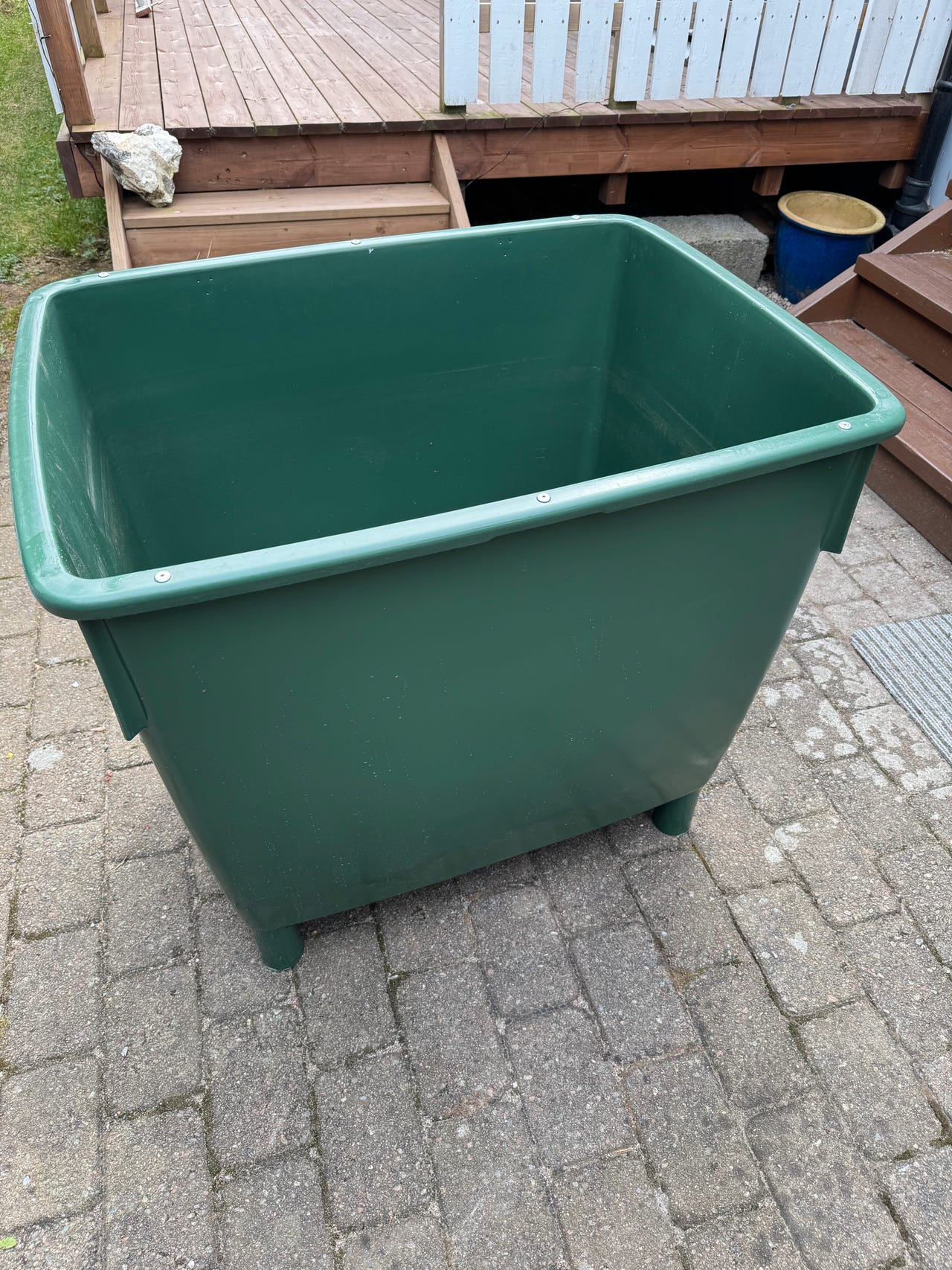 Plastkar Flinta, vannbeholder, volum 400 l, grønn | FINN-torget