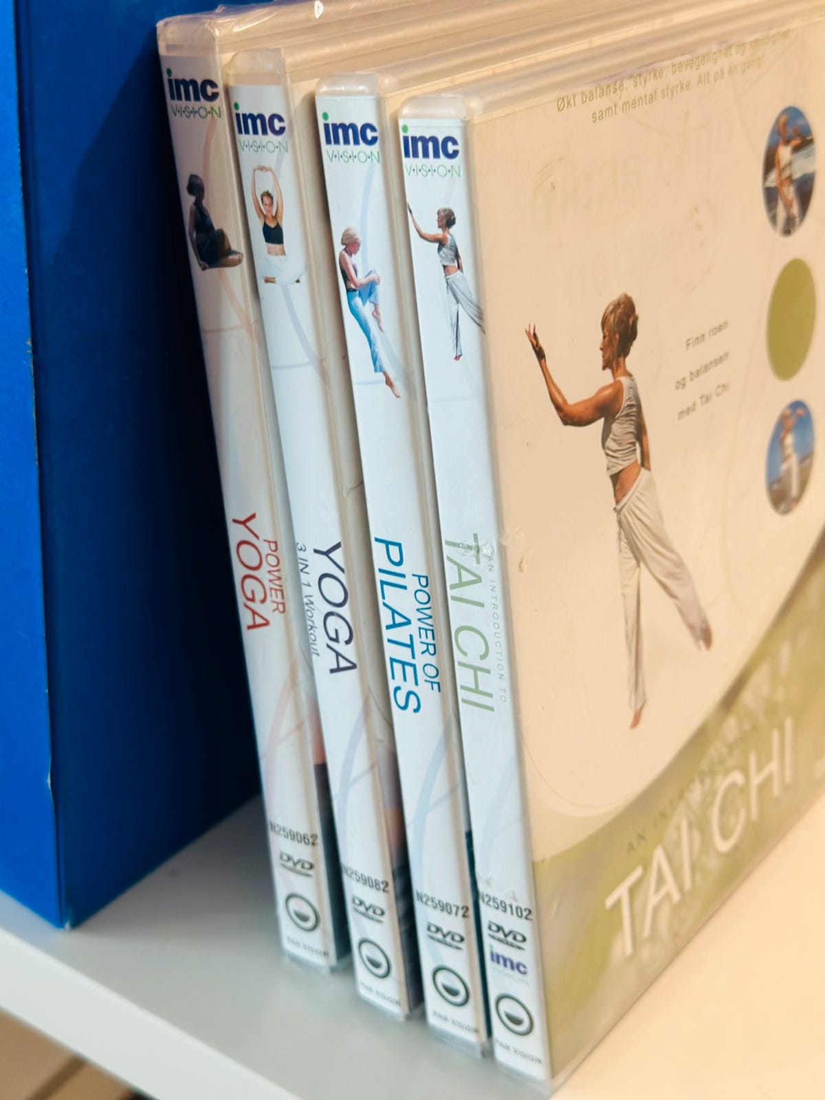 Trenings-DVD-sett: Tai Chi, Yoga, Pilates – 4 DVD | FINN-torget