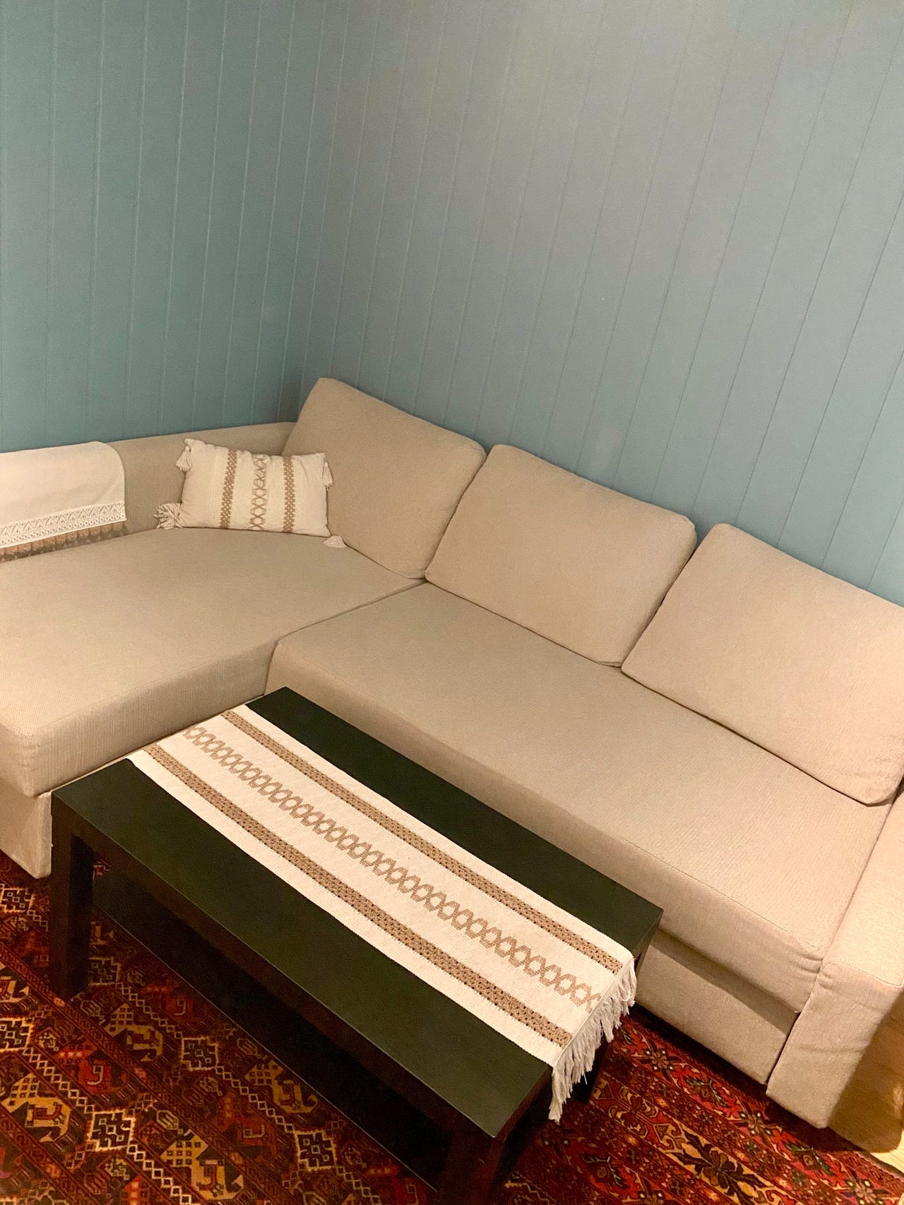 Fin sofa og sofabord fra ikea til billg penge | FINN-torget