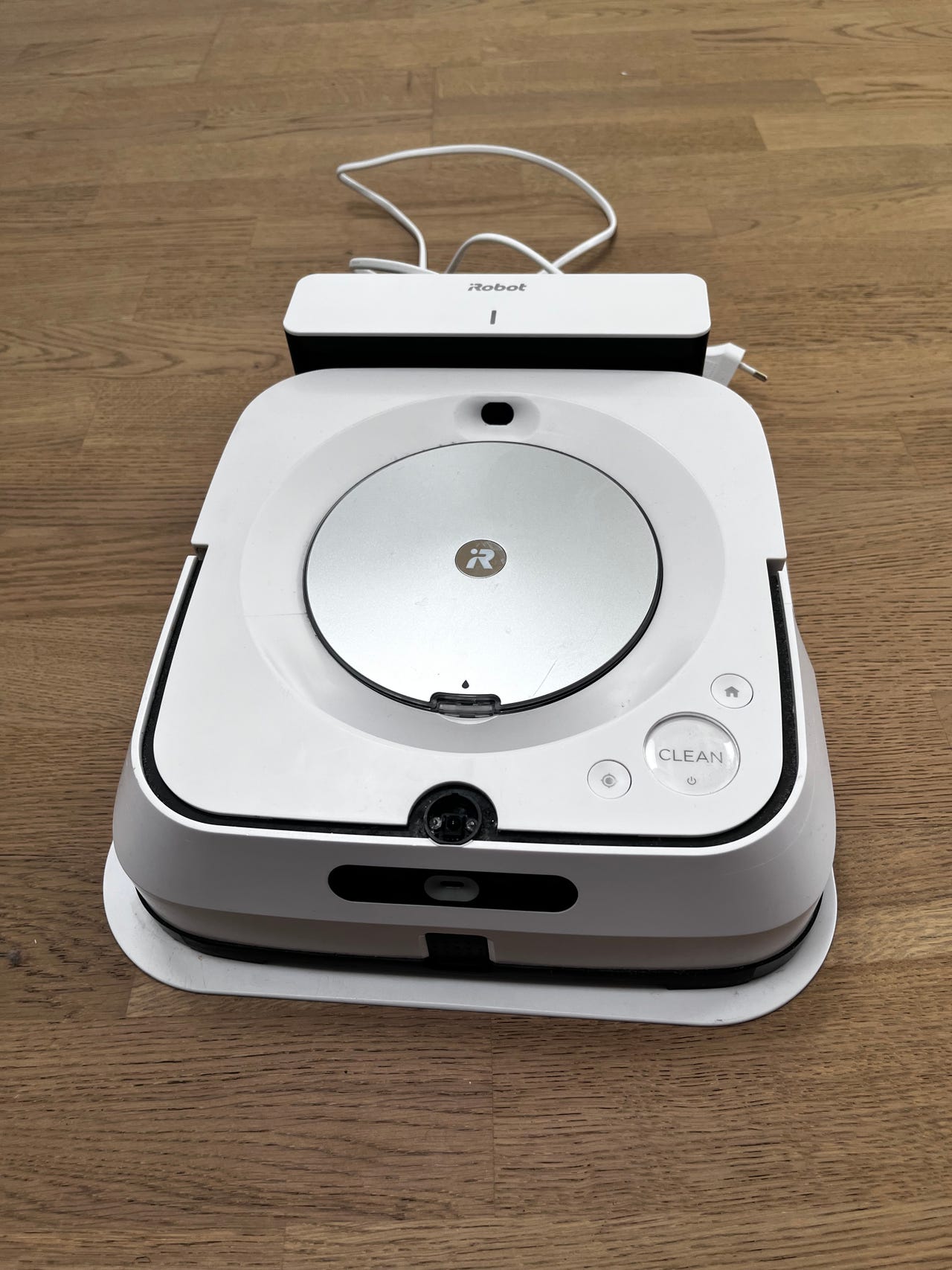 Why mop when the robot can do it for you? | FINN-torget