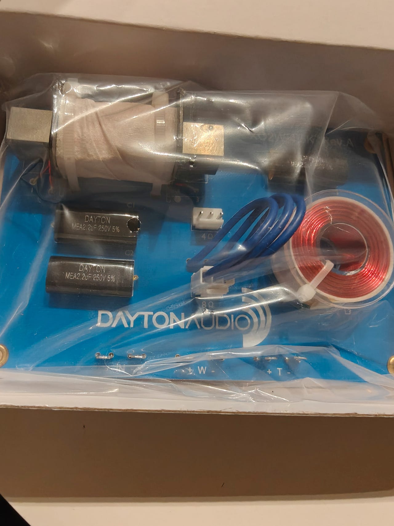 Kupp! 2 stykk Dayton Audio xo2w-4.5k rev.a delefilter helt nye | FINN ...