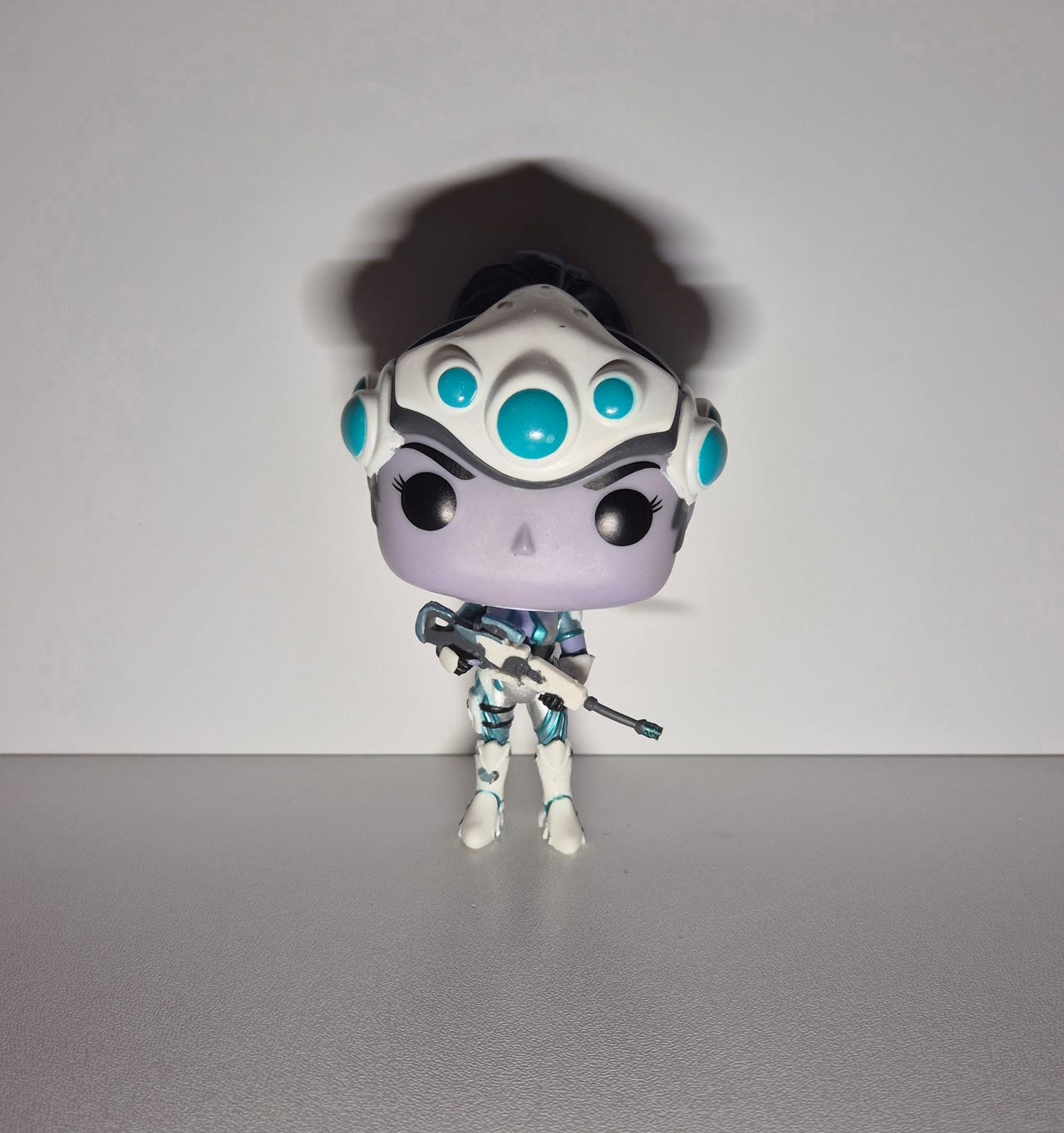 Funko Pop! Games: Widowmaker (Winter) | Overwatch (94) | FINN-torget
