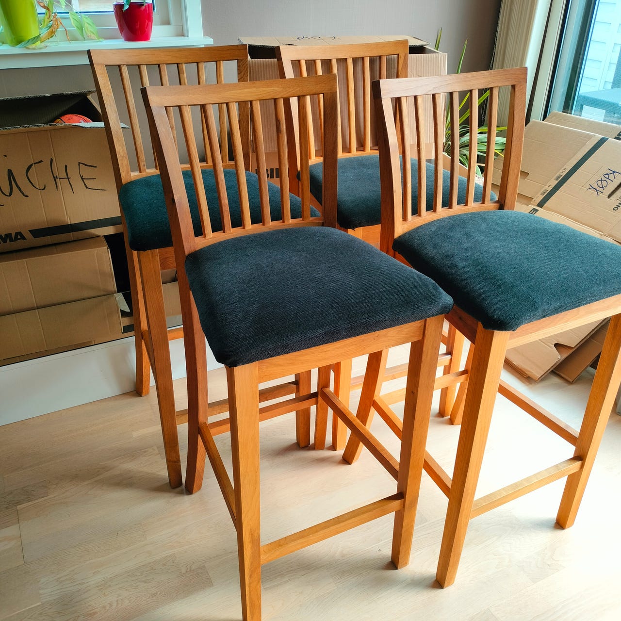 4 barstoler til samlet 200 kr | FINN-torget