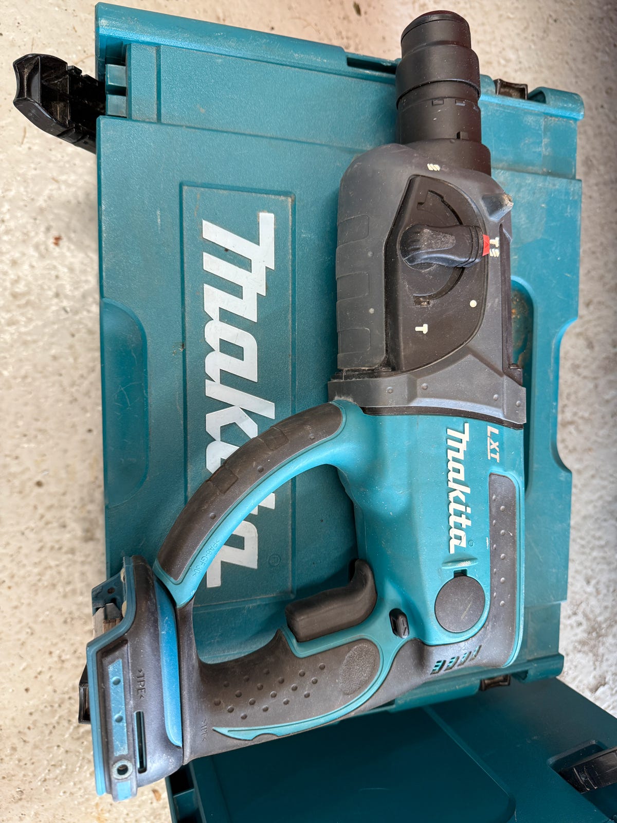 Makita gips drill, borhammer, lykt, sag, m.m. 18V | FINN-torget